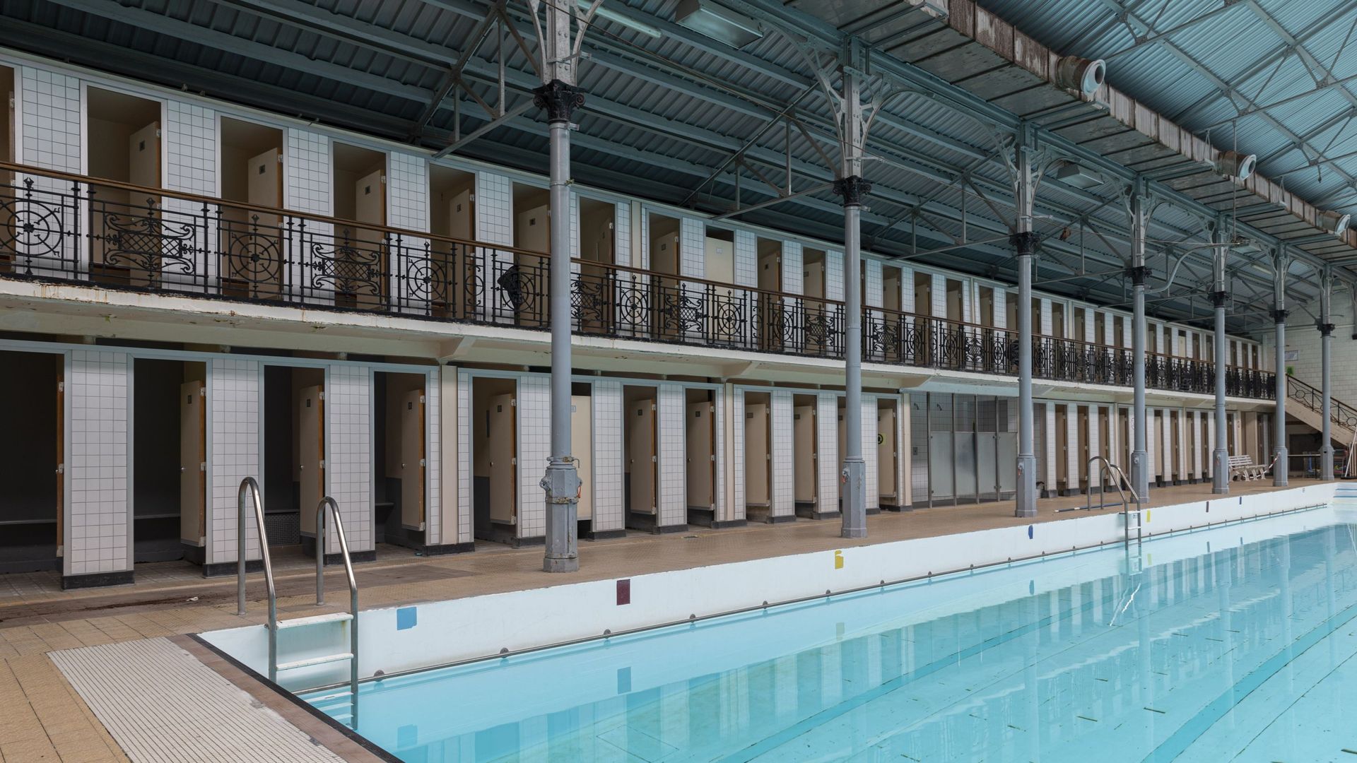 Les travaux de la piscine d'Ixelles ont (enfin) débuté, réouverture ...