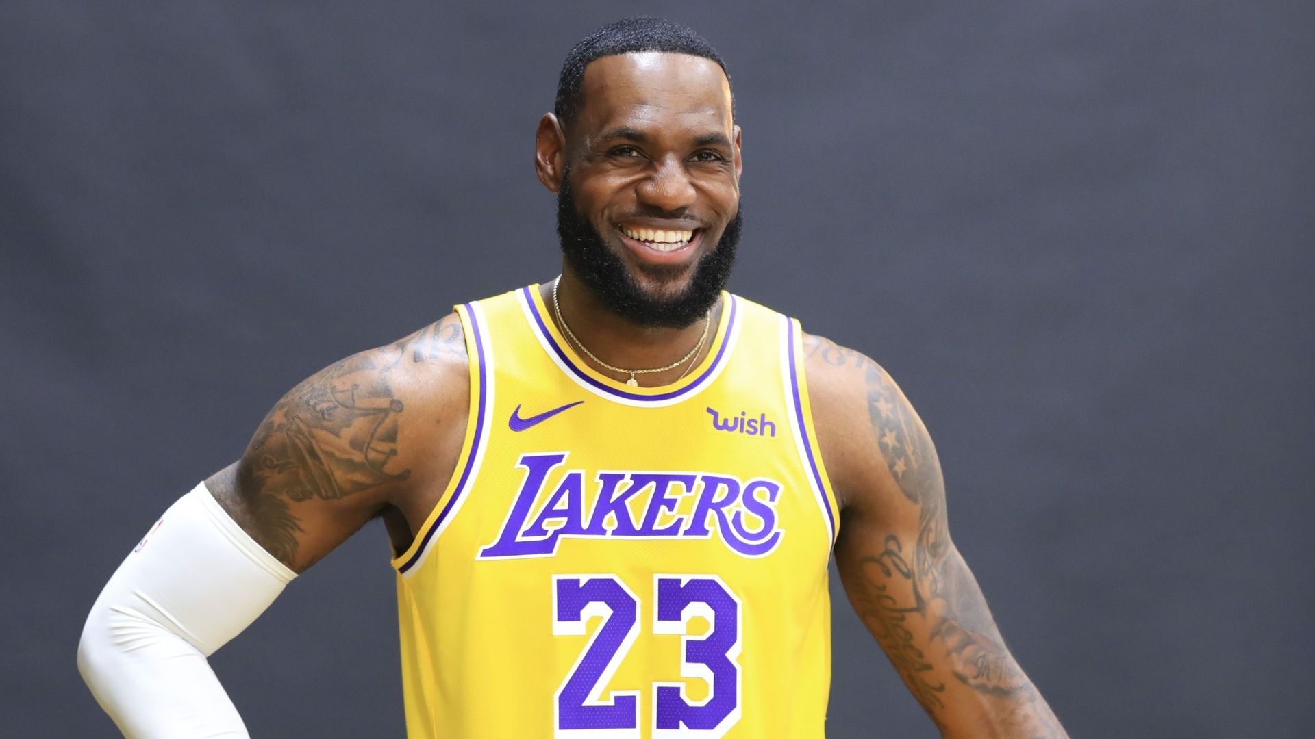 Le cyborg Lebron James écrit (à nouveau) l'histoire : 1000e match ...