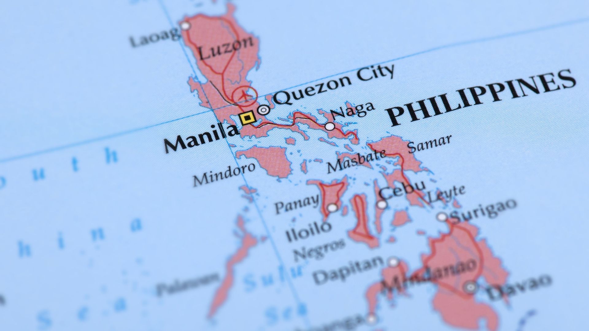 Neuf personnes à l’hôpital après un accident entre un bus et une voiture à Ixelles - RTBF Actus