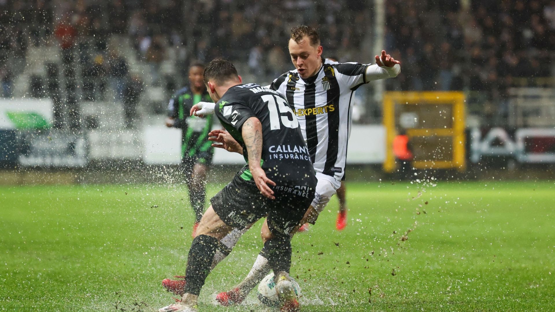 Charleroi en claque cinq face à Dender, réduit à 9 dès la première mi ...