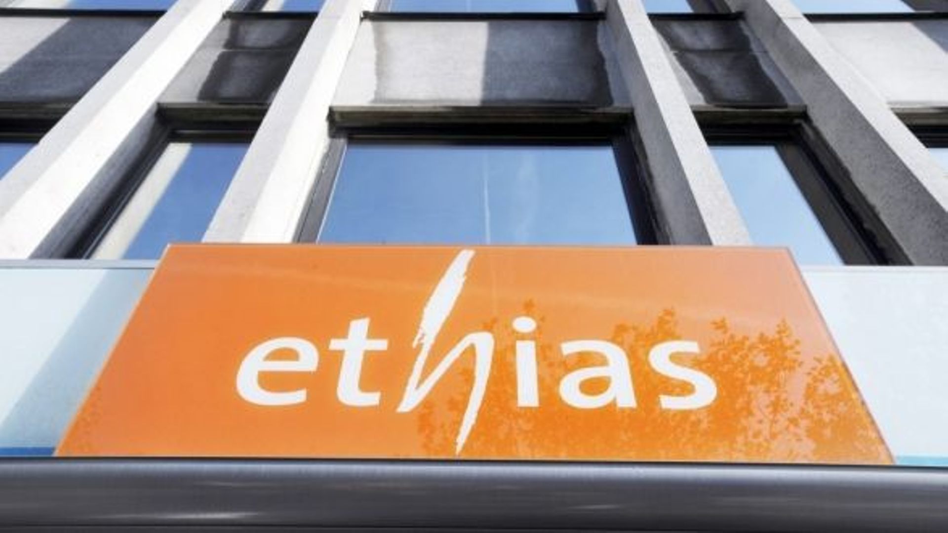 Ethias veut réduire ses effectifs et vendre sa banque