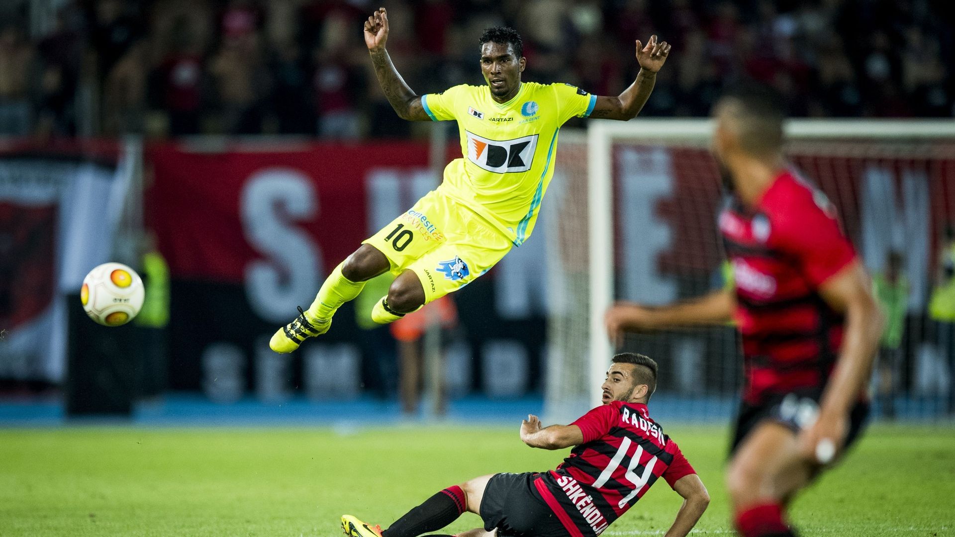 Le médian gantois Renato Neto rêve de poursuivre en Premier League ...