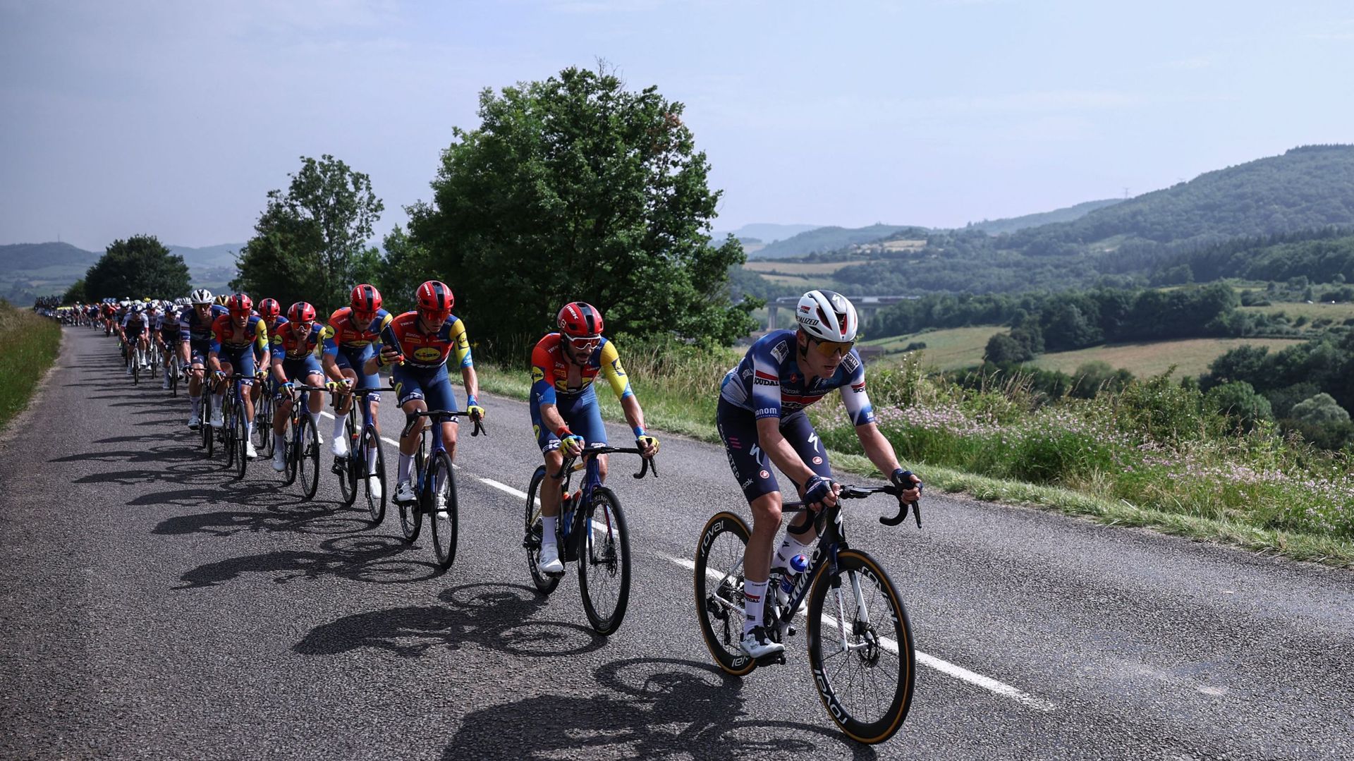 Écoutez 'Soleil Bleu' de Bleu Soleil feat. Luiza ainsi que nos autres ...