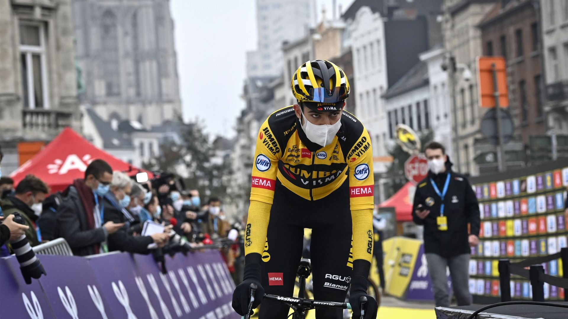Van Aert vise aussi les Jeux Olympiques de Tokyo : 'Mais je suis prêt à ...