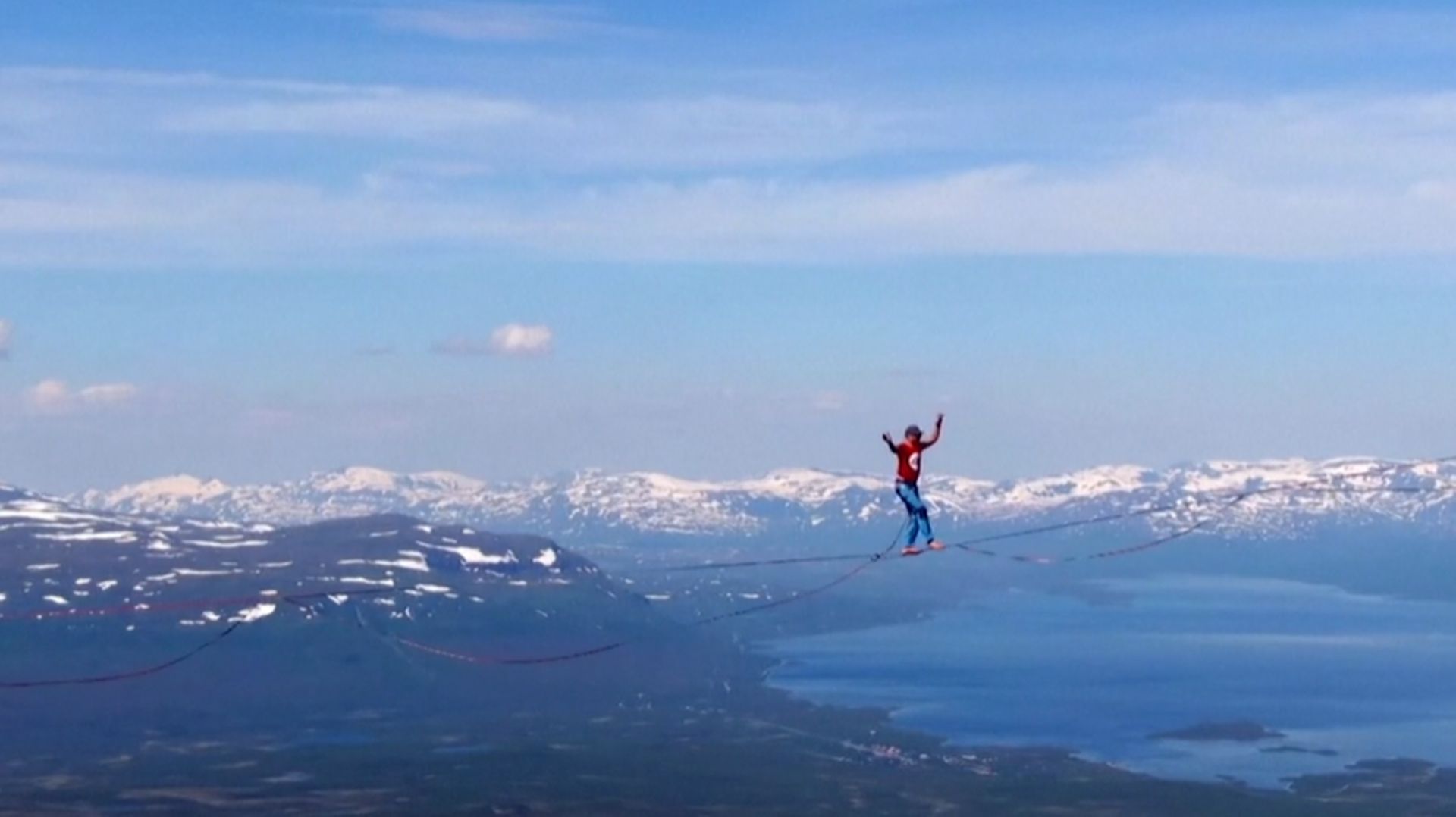 Quatre Allemands battent le record du monde de funambulisme : découvrez ...