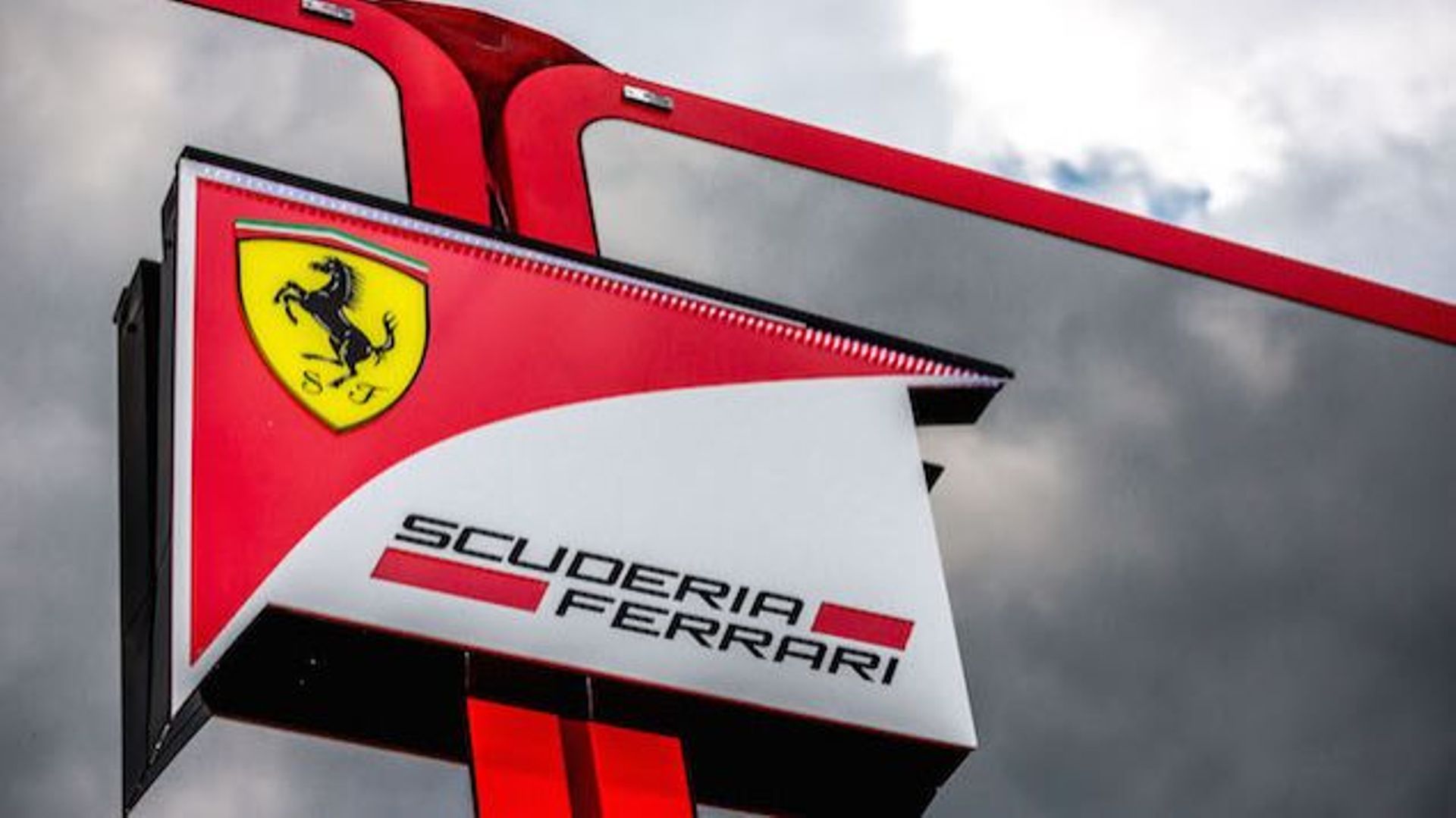 Une Ferrari rouge et blanche cette année ? - RTBF Actus