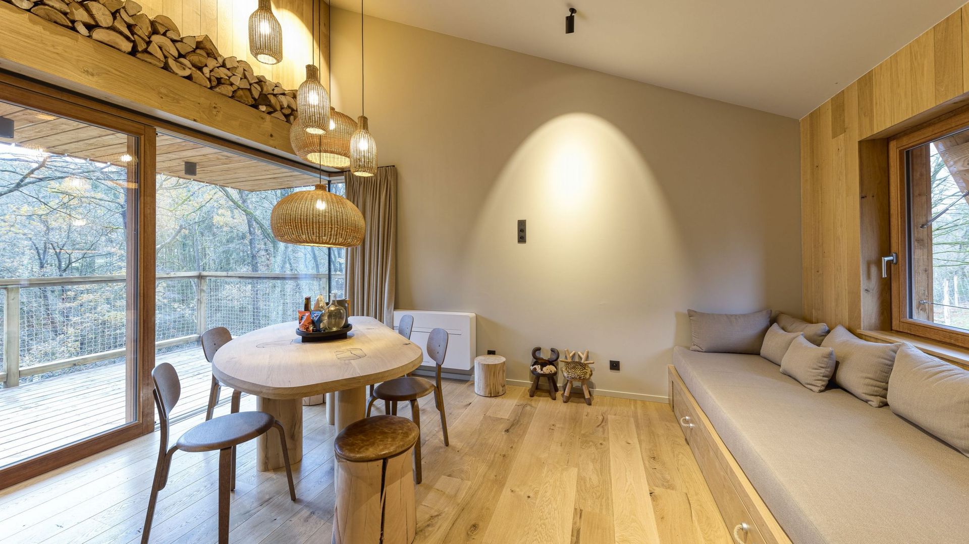 Theux : un hôtel de six chambres et cinq lodges bâti au coeur du parc ...