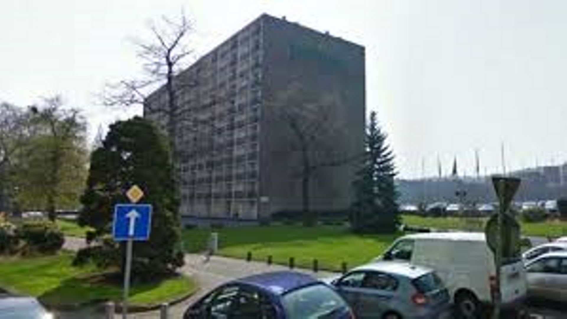 Liège: la phase de reconstruction de l'hôtel 'Holiday Inn' peut enfin ...