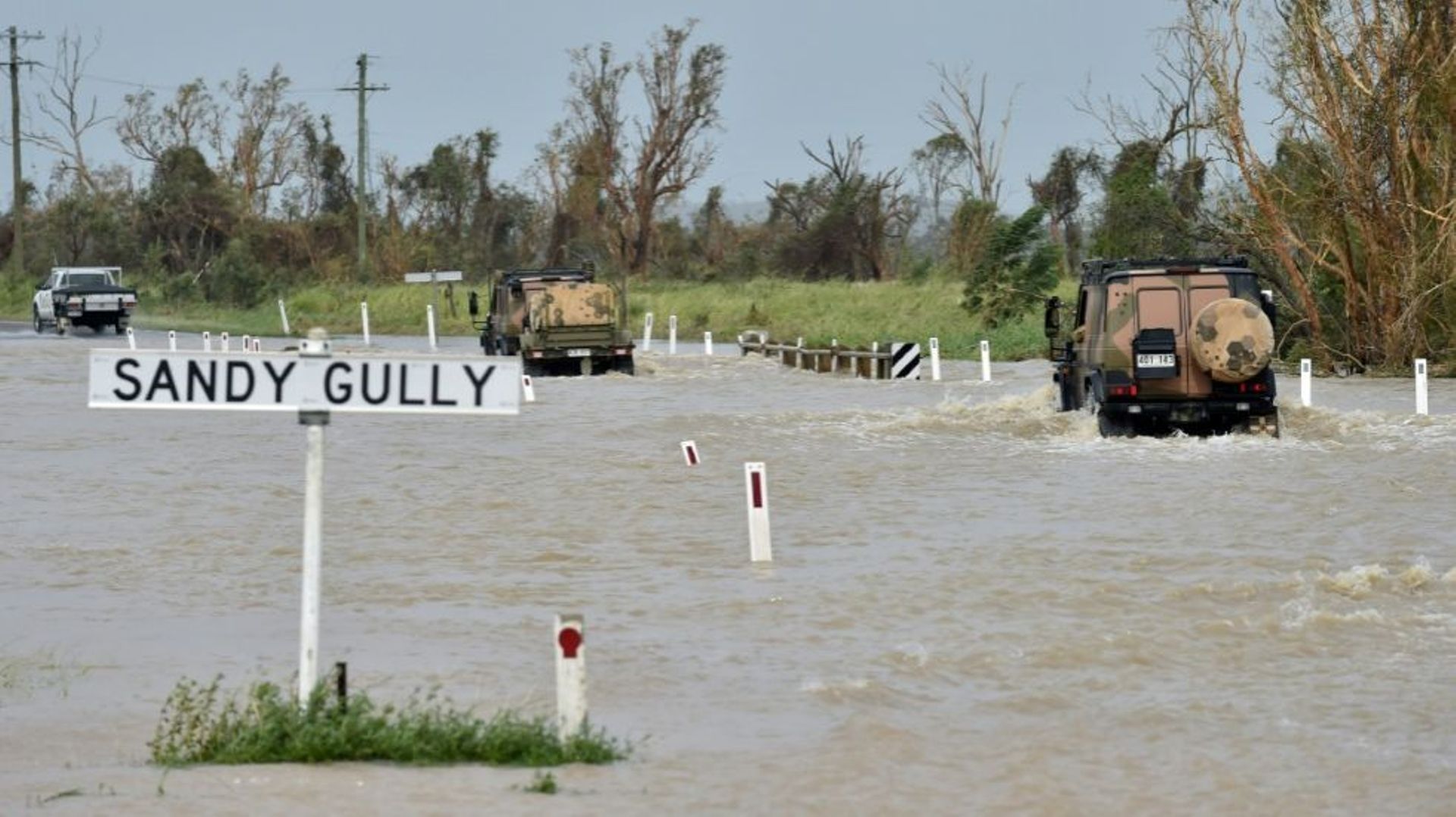 Australie: le Queensland balayé par le cyclone Debbie (vidéo) - RTBF Actus
