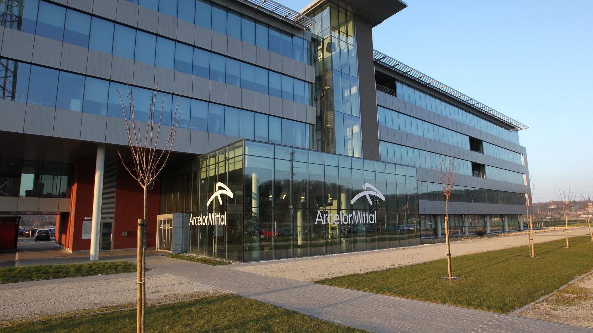 Le centre financier d'ArcelorMittal à Dubaï: la direction dément - RTBF ...