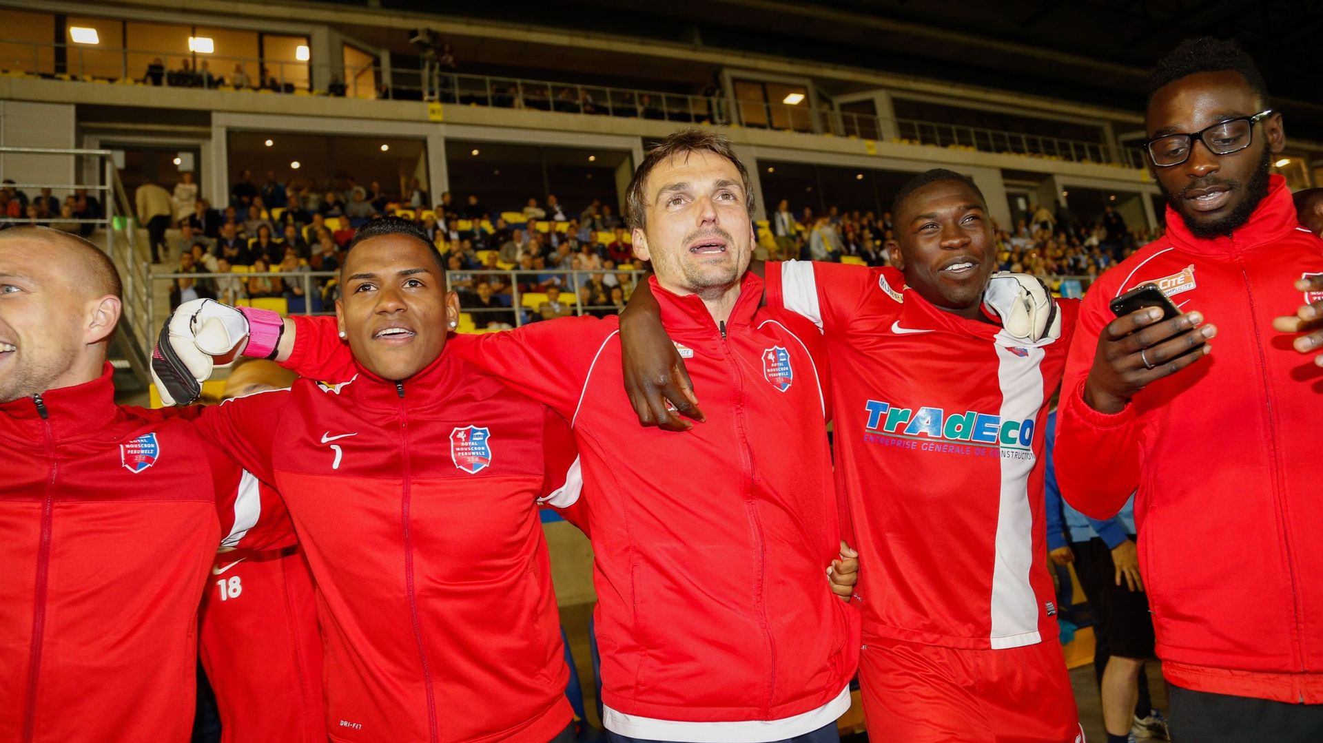 Reprise au Royal Mouscron-Péruwelz avec 15 joueurs - RTBF Actus
