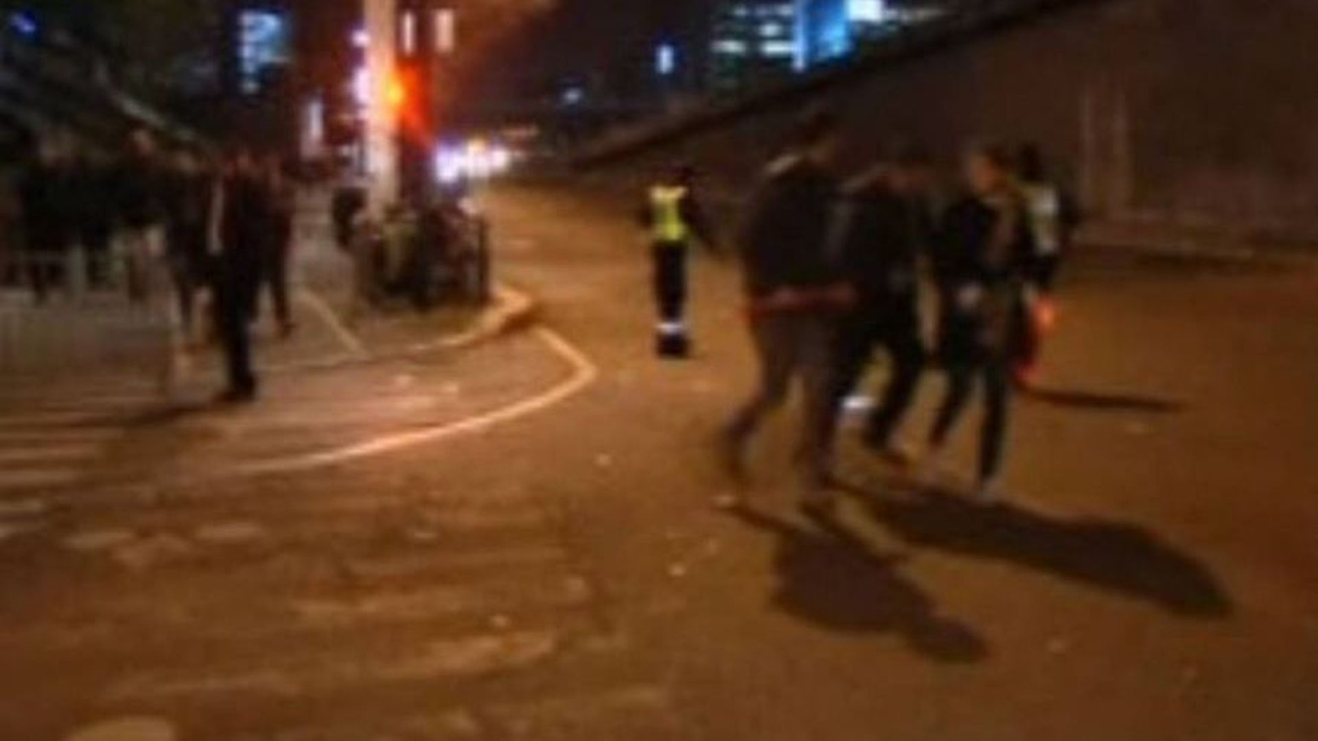 Scènes d'apocalypse dans plusieurs quartiers de Paris - RTBF Actus