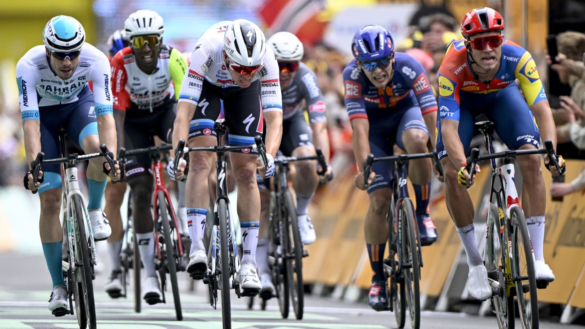 Video bokep maryono felt like a steamy Korean povider, she