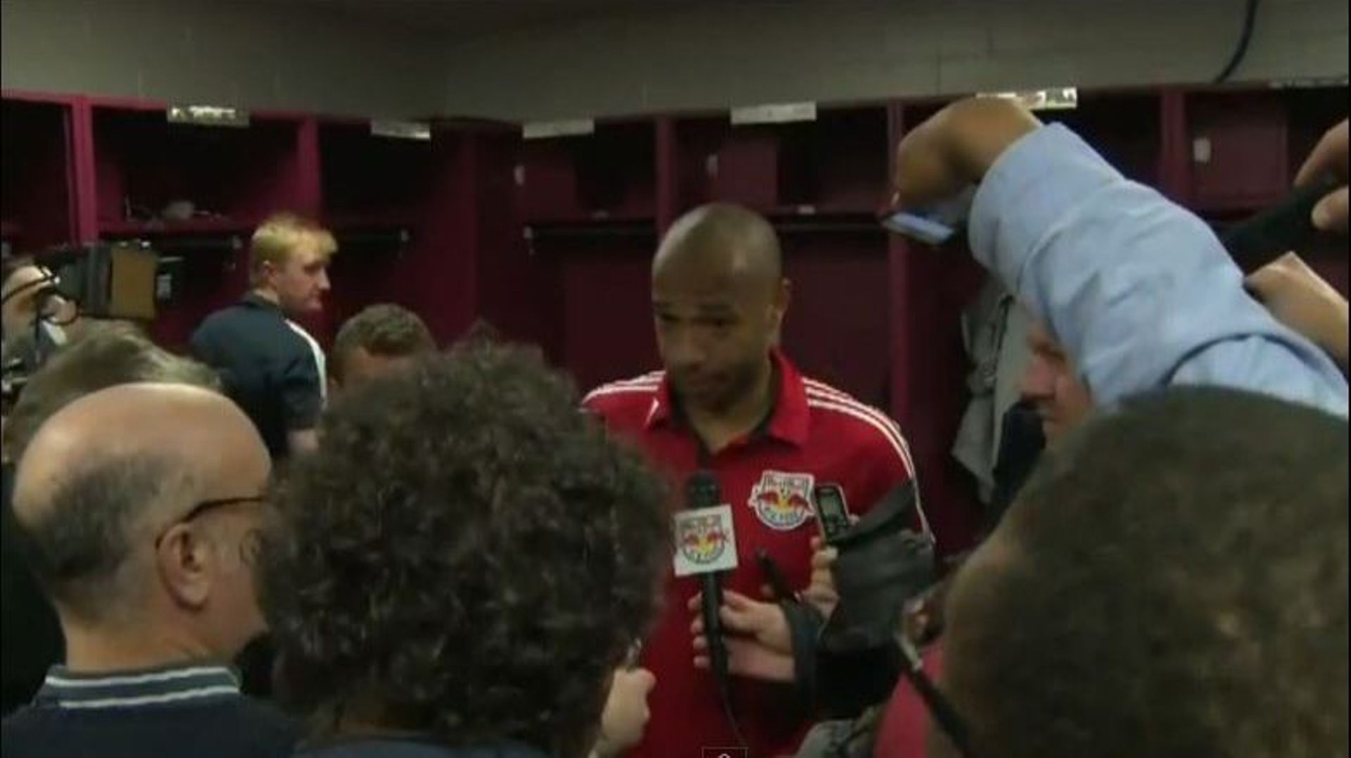 L'interview surréaliste de Thierry Henry - RTBF Actus