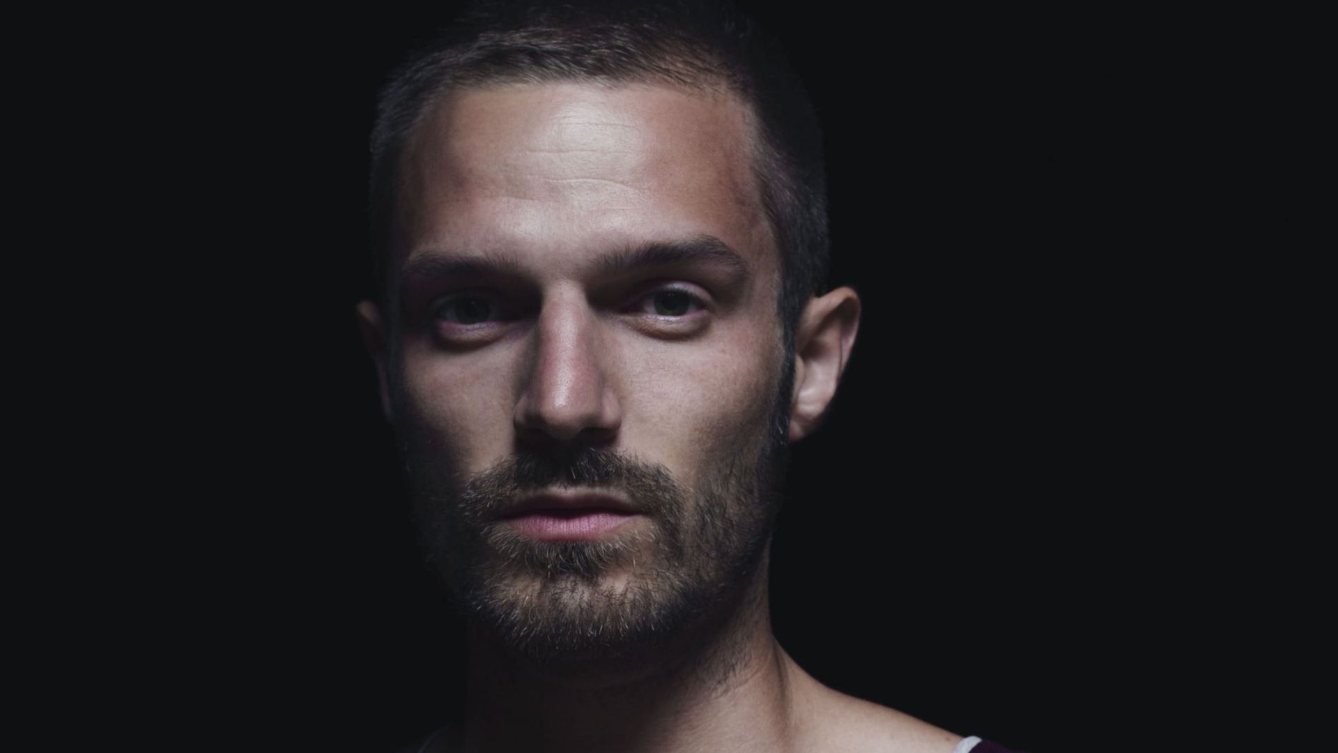 Jean-Luc Moerman dévoile son art au Louise 186 - RTBF Actus