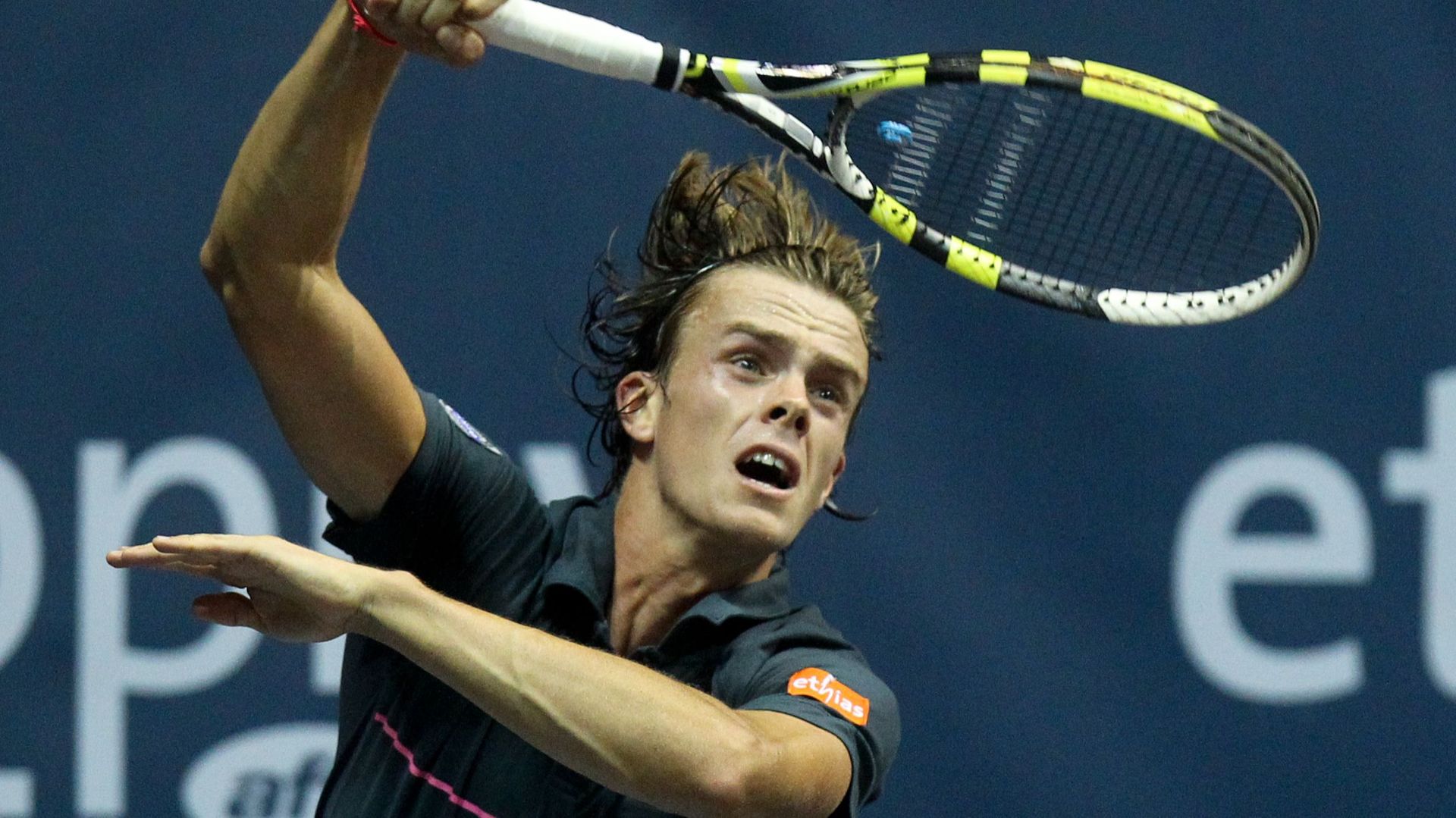 De Greef passe le premier tour à Naples