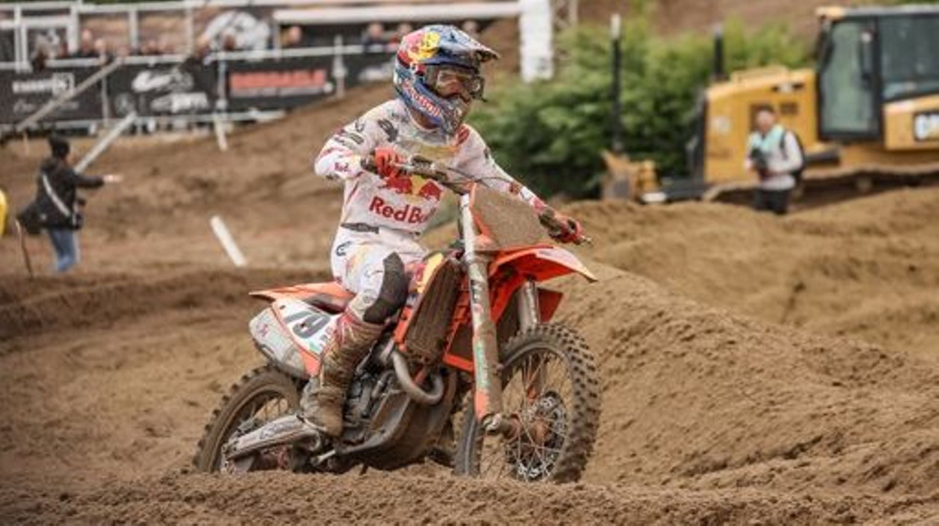 3 Belges en MXGP et 3 en MX2, la grille 2025 de motocross aura un ...