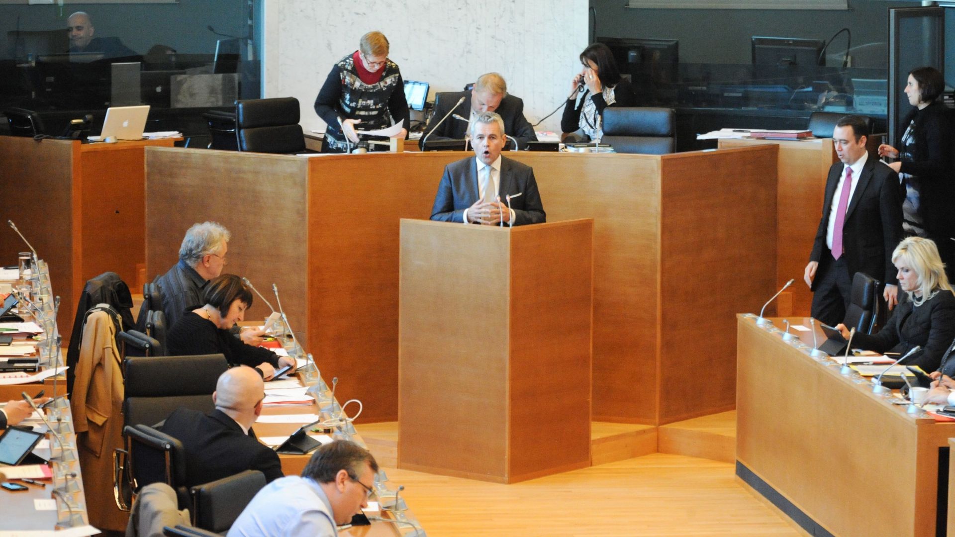 Parlement wallon: vous pouvez maintenant donner votre avis sur les ...