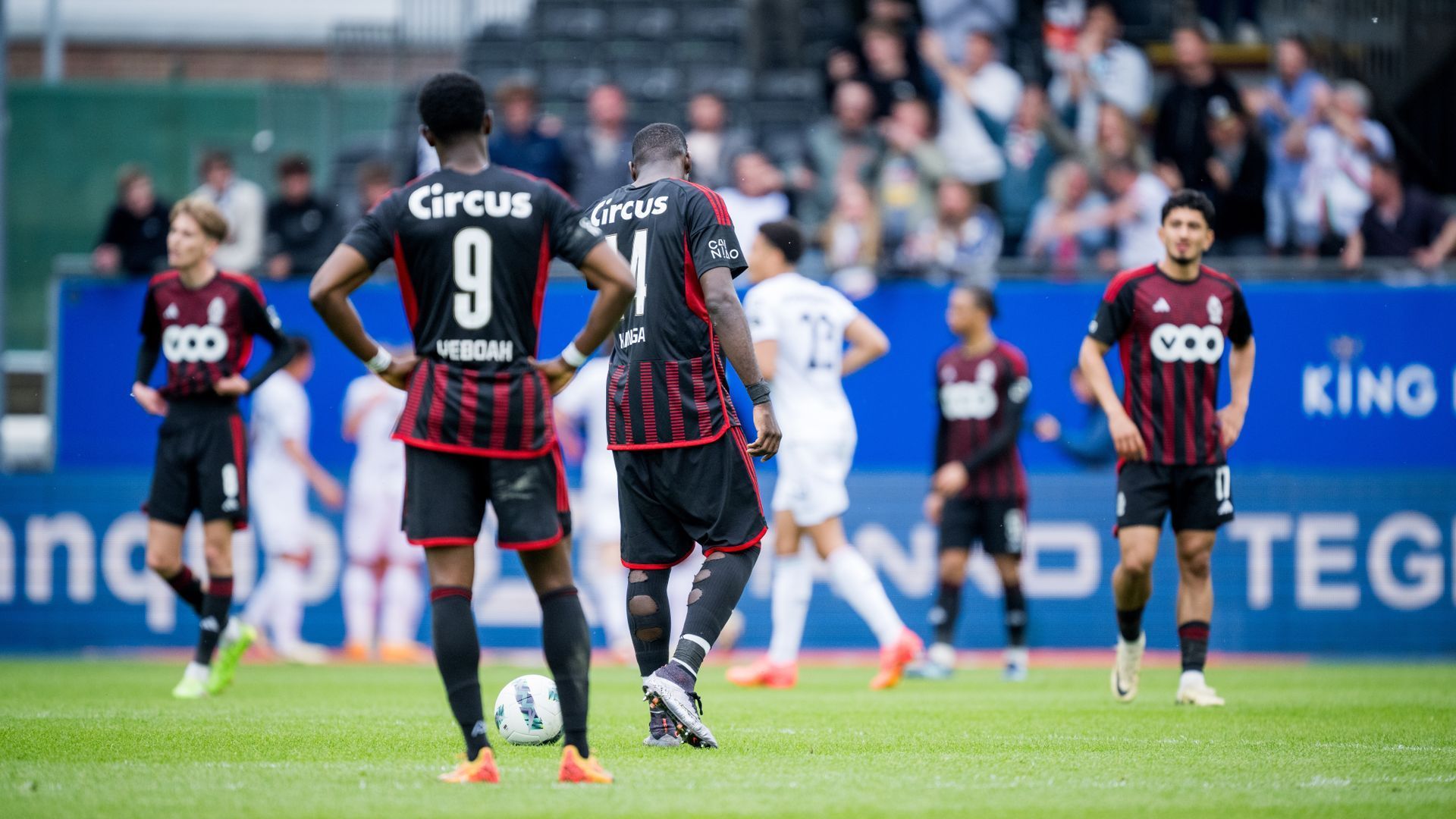 Inoffensif et dominé, le Standard s’incline à OHL - RTBF Actus