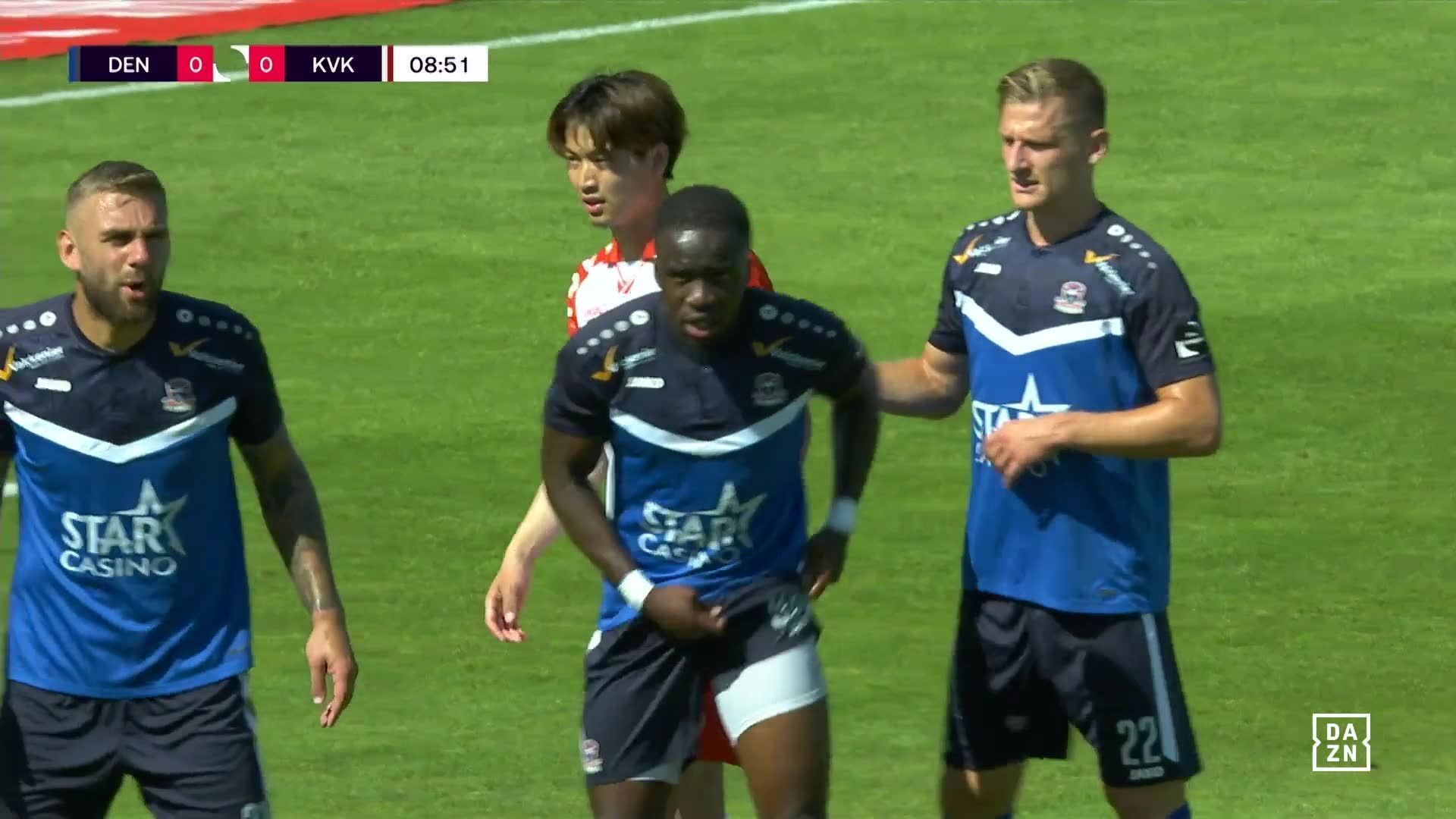 Dender s'impose largement face à Courtrai et devient leader provisoire - RTBF Actus