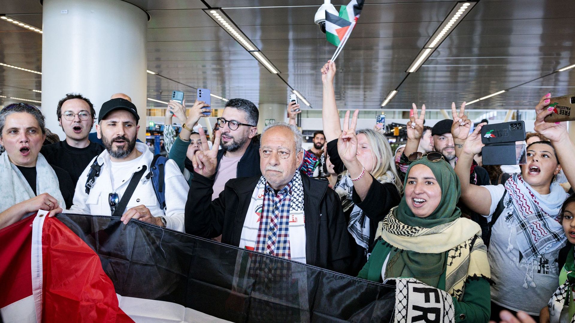 Des milliers de marcheurs en route vers Gaza : 'Le blocus israélien ne ...
