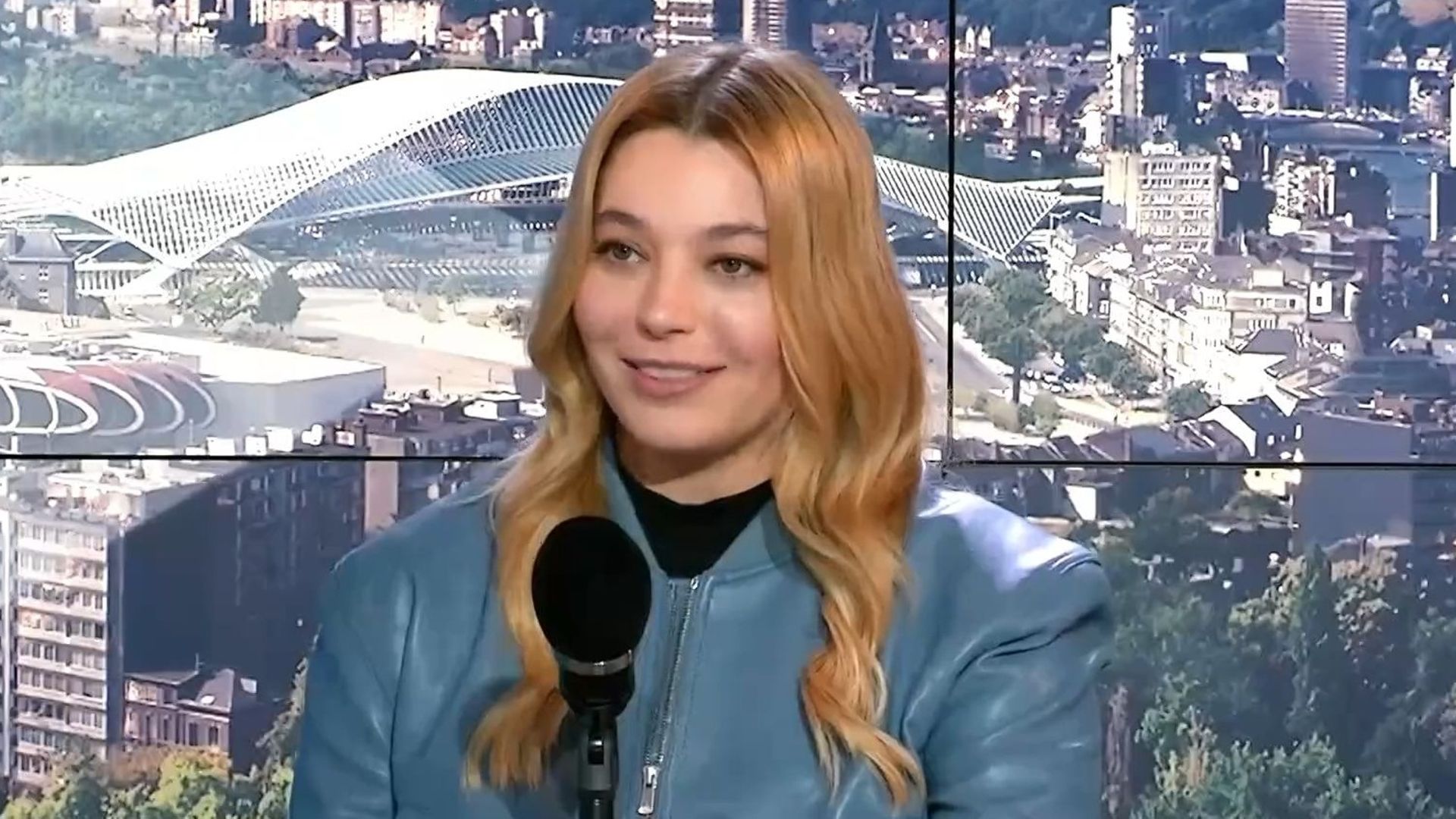 Disque d’or pour Santa avec 'Recommence-moi' : regardez sa prestation ...