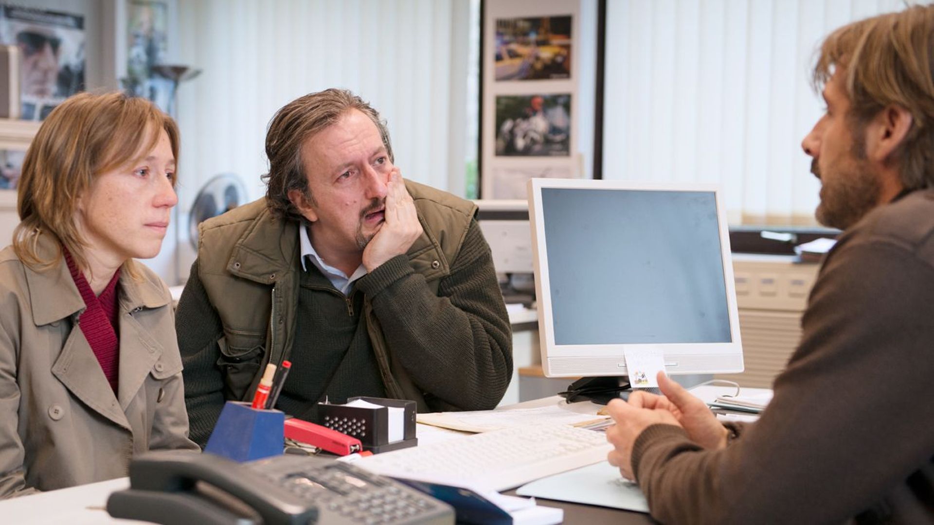 A tort ou à raison (2) (2012/5) - L'affaire Van Eyck (1/2) - RTBF Actus