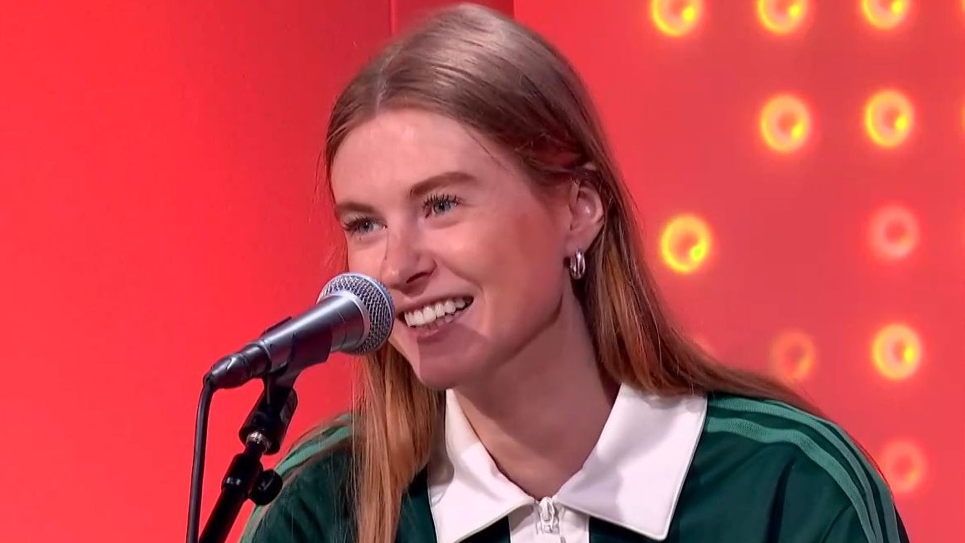 'Summer Body' : Helena Bailly célèbre l’acceptation de soi dans son ...