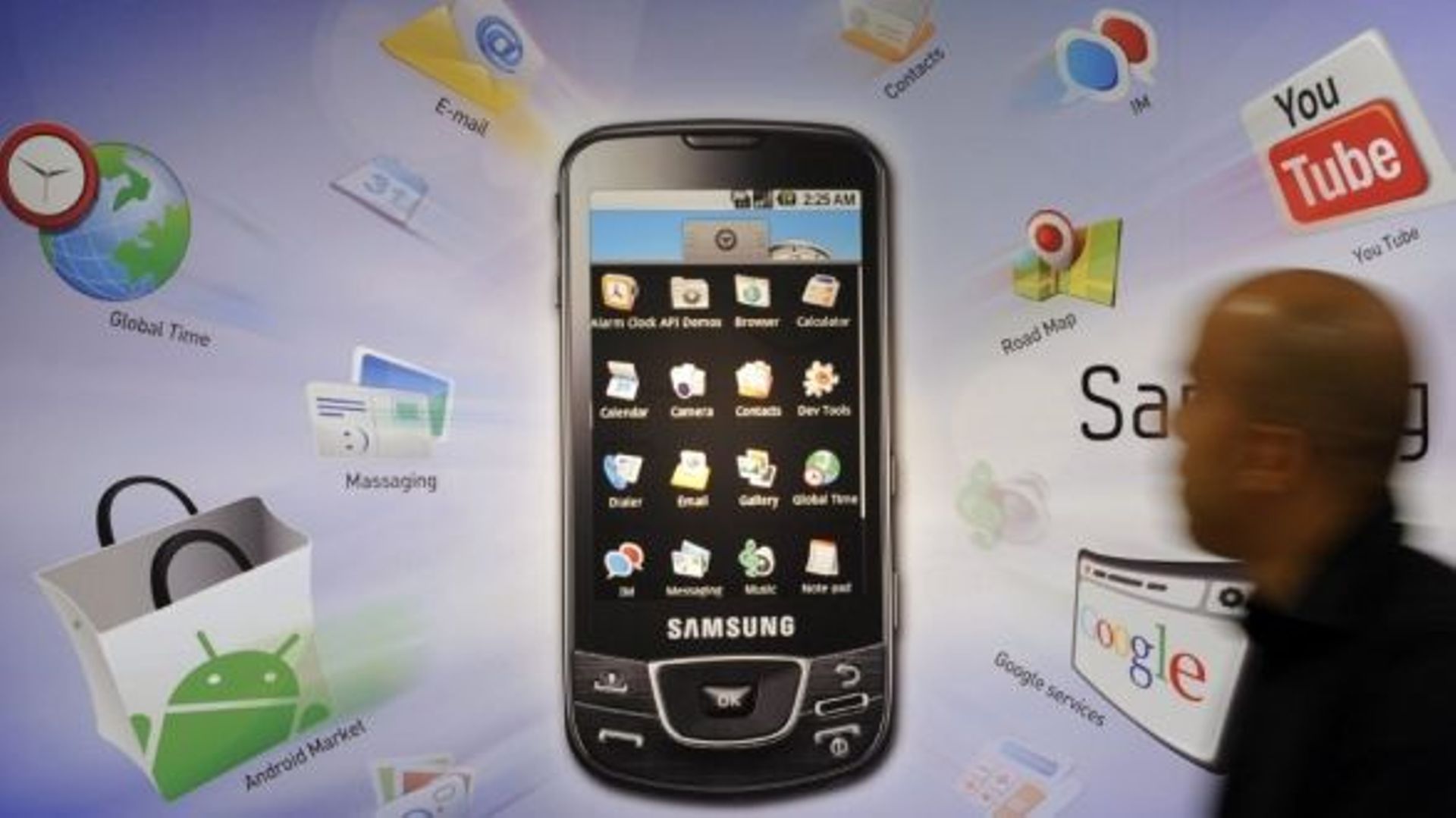 Windows phone: Microsoft sur le terrain d'Apple - RTBF Actus