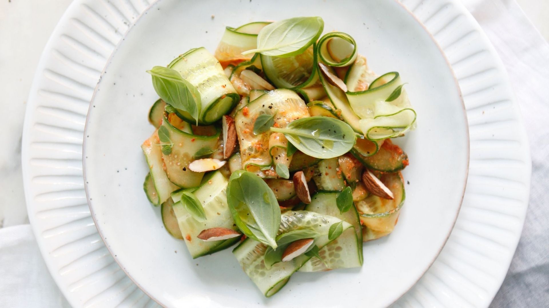 Recette : bouchées craquantes de concombre au basilic - RTBF Actus