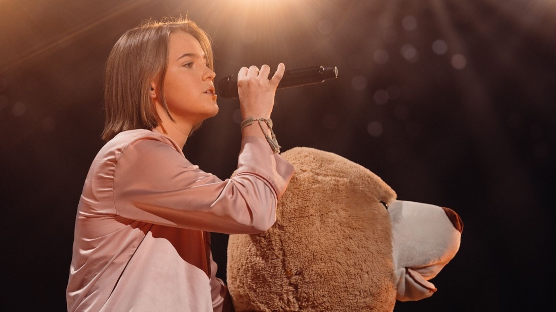 Apolline cartonne sur la scène de The Voice Kids avec sa reprise de Pink - RTBF Actus