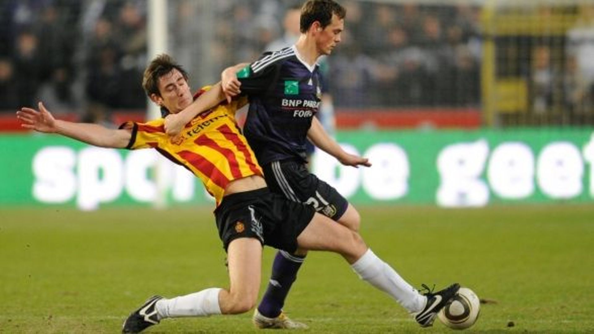 Foot: Peruwelz perd 24 points - RTBF Actus