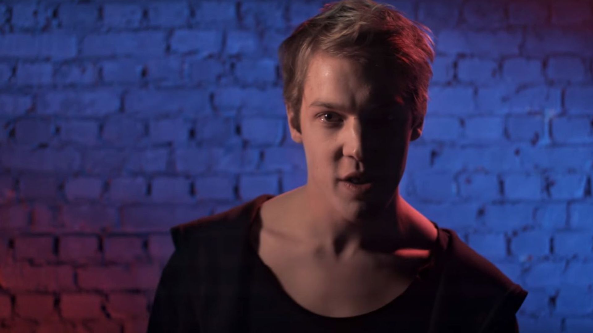 Bande annonce et photos: Thomas Mustin (Mustii) en Patrick Dils pour un ...