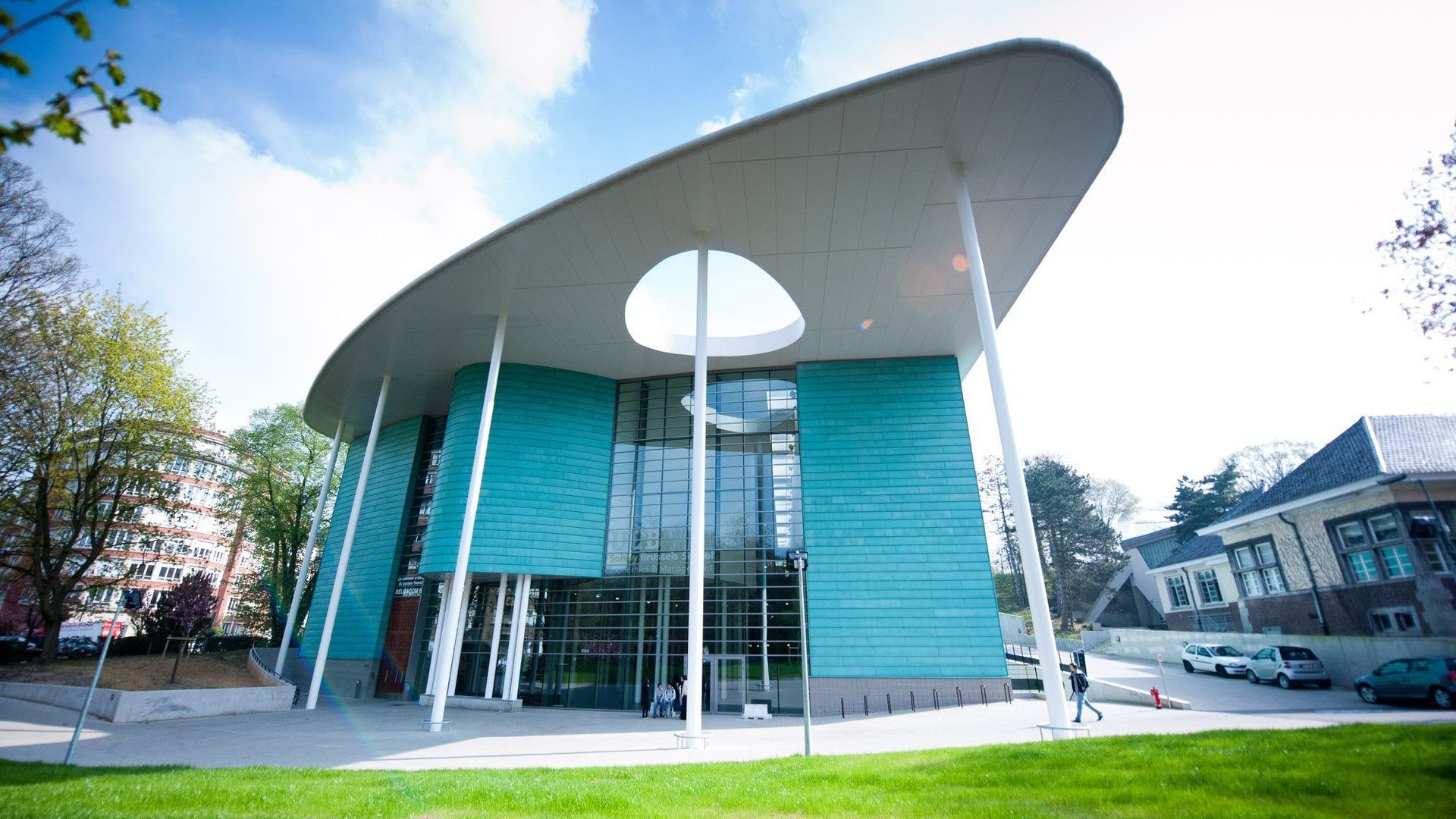 Solvay Brussels School : 120 ans à former des entrepreneurs - RTBF Actus