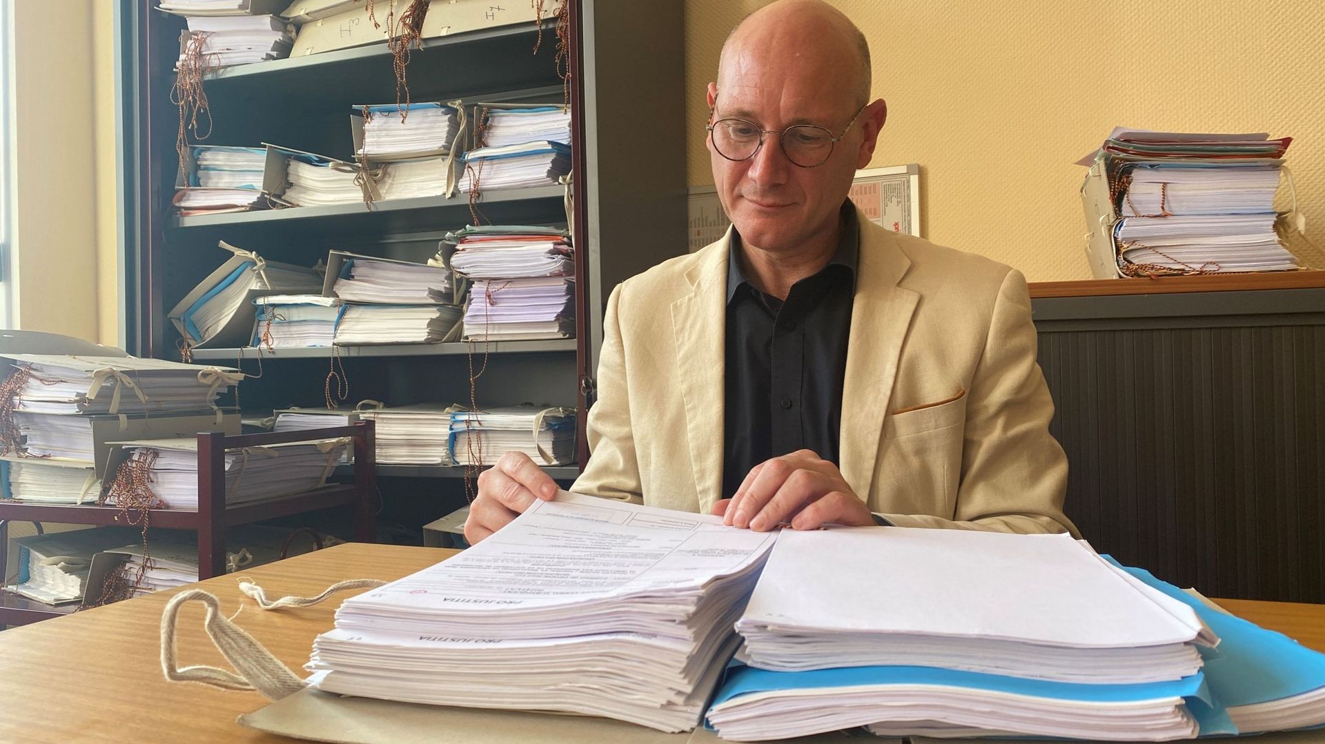 Charles Eric Clesse, l’auditeur du travail du Hainaut, tire sa ...