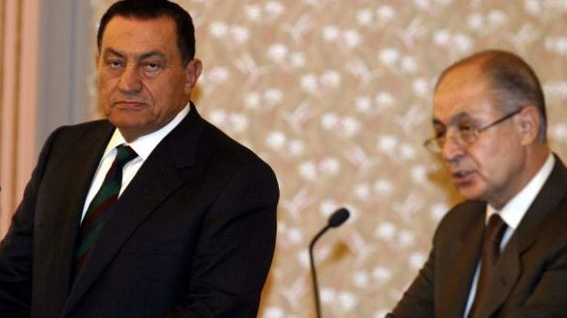 L'ex-président Moubarak en résidence surveillée en Egypte