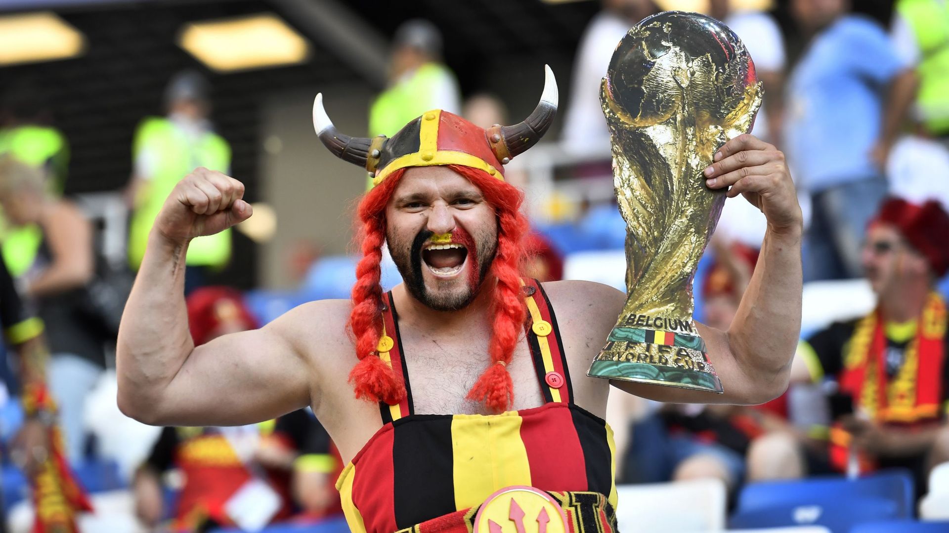 Qui est ce supporter belge déguisé en 'Obelgix' qui soutient les ...