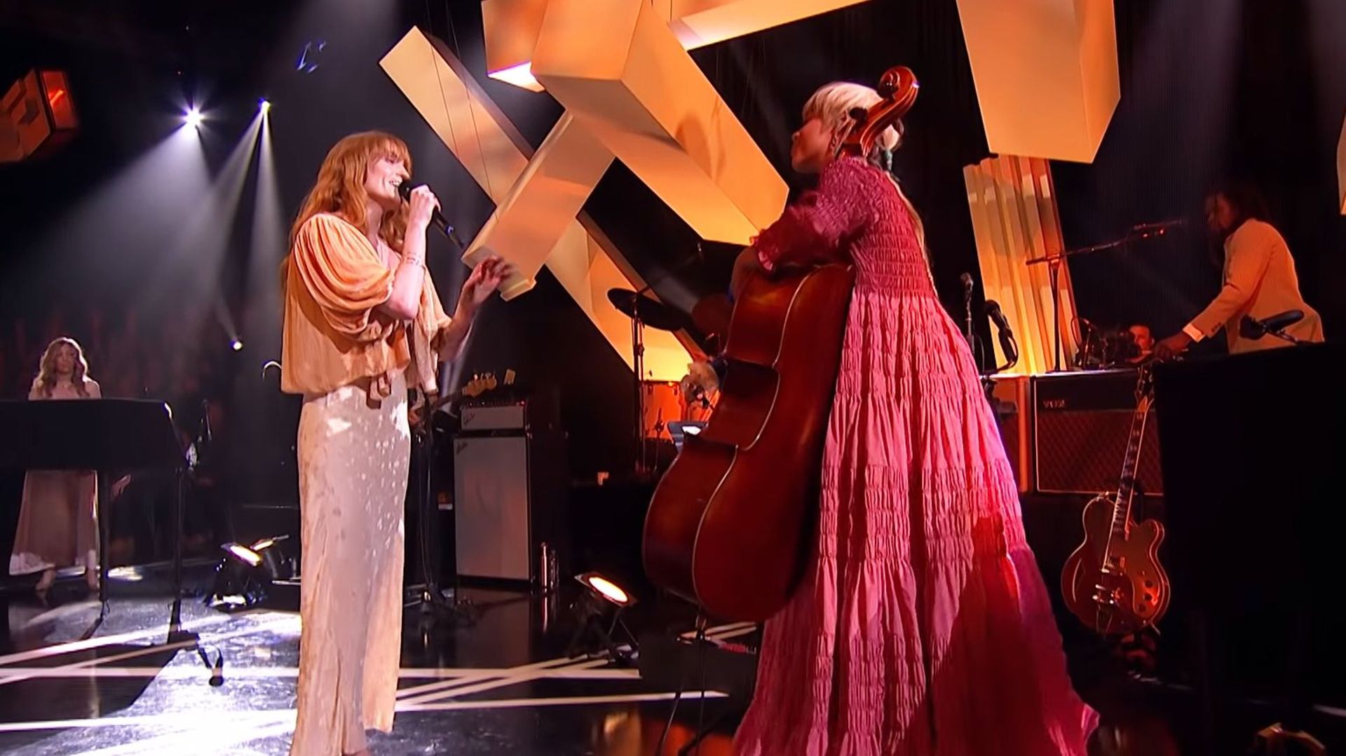 Florence + The Machine dévoile un nouveau titre live à la télé - RTBF Actus