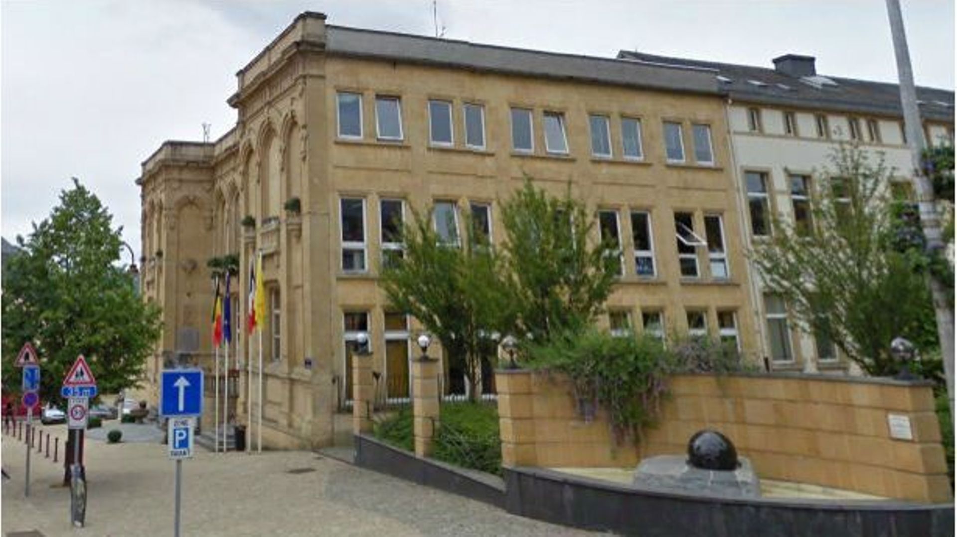 Rénovation de la Grand Place à Virton: un sujet qui fâche - RTBF Actus