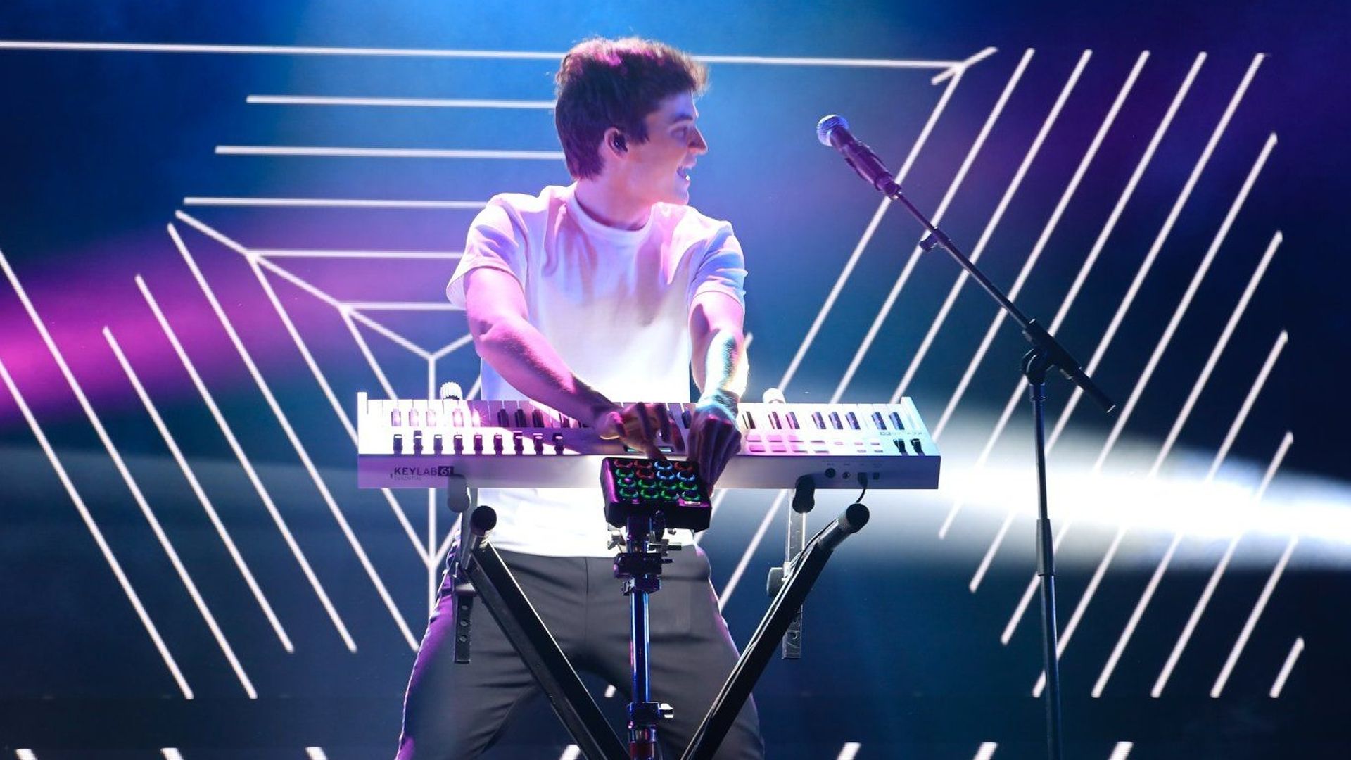 La lyric vidéo d'Henri PFR vient d'arriver! - RTBF Actus