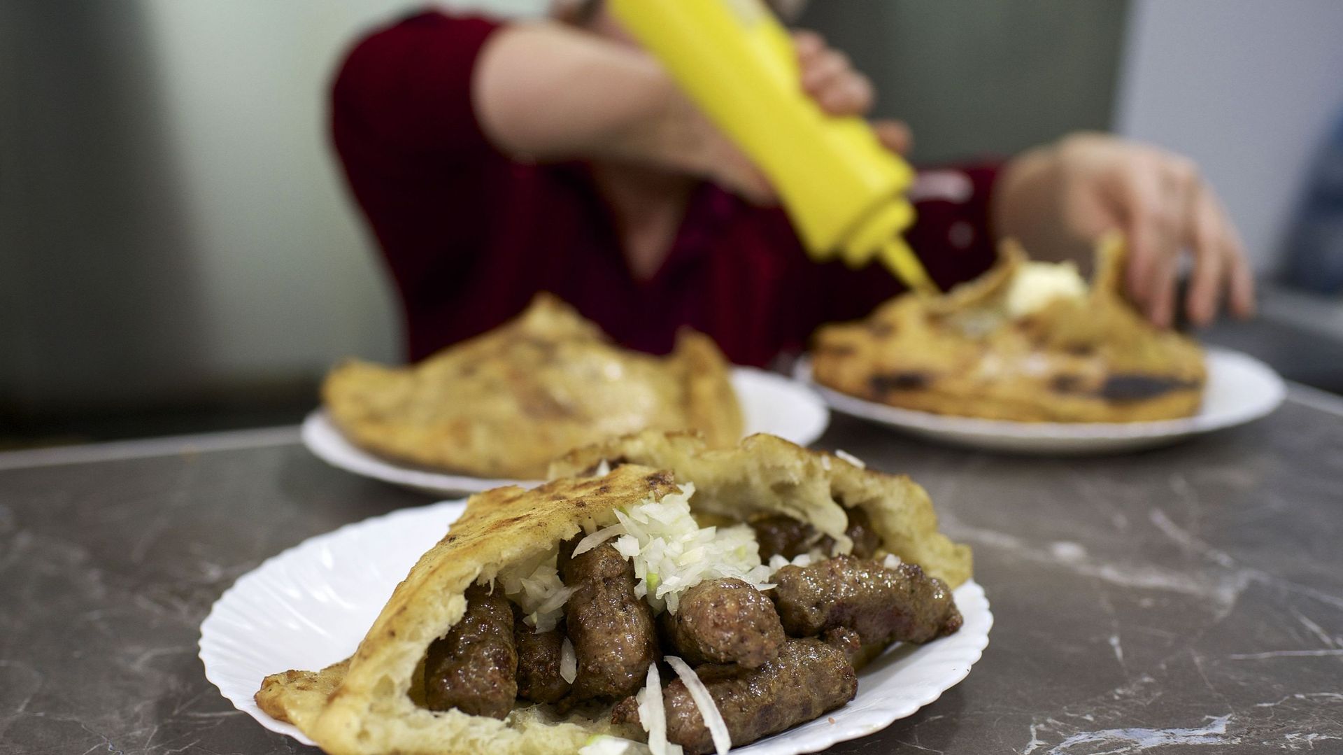 Malbouffe: pourquoi est-on toujours tenté? Et comment résister? - RTBF ...
