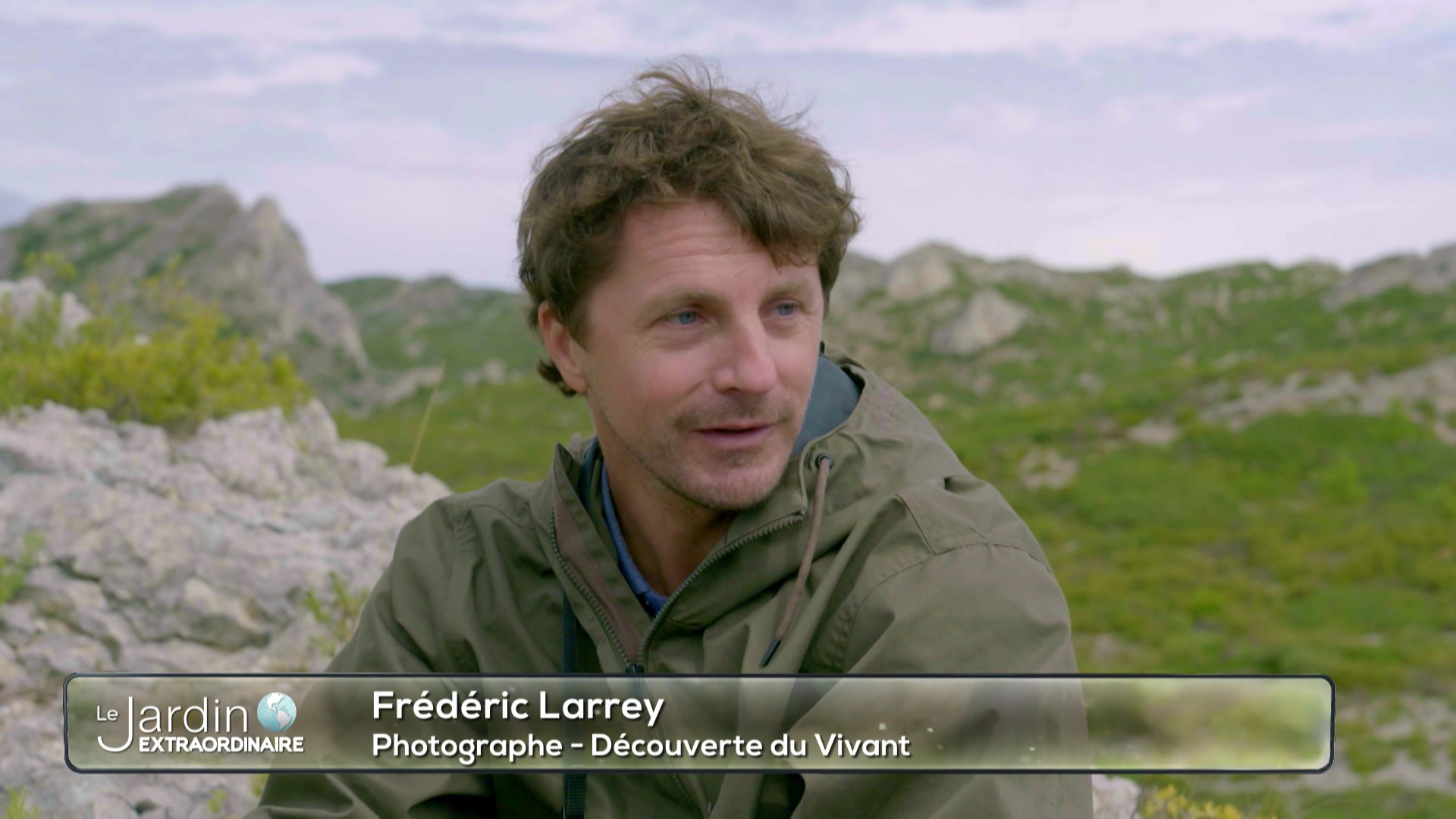 'En harmonie avec la panthère des neiges' : le livre de Frédéric Larrey ...