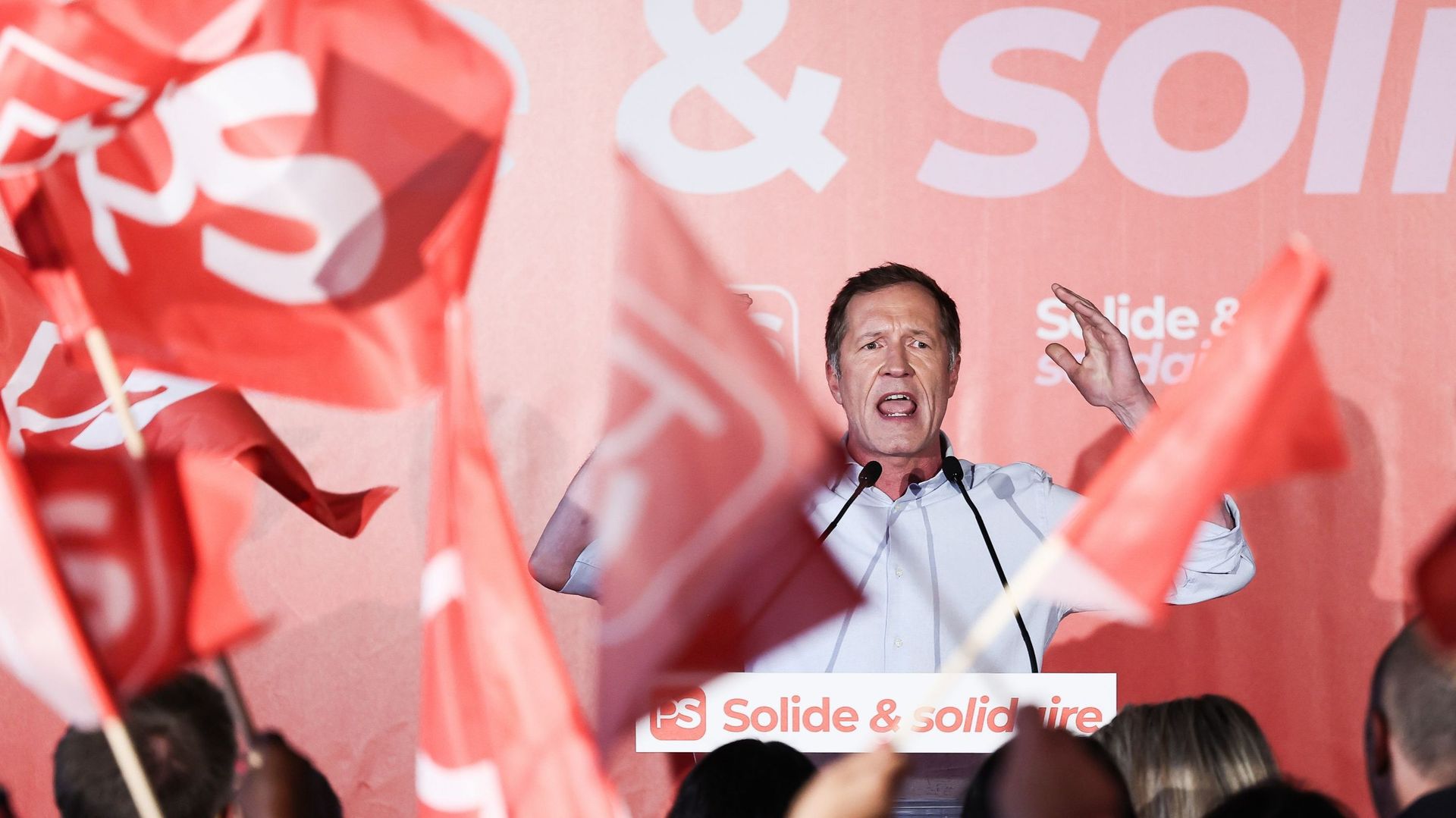 DUEL : invectives et tension maximale dans le cube entre Paul Magnette ...