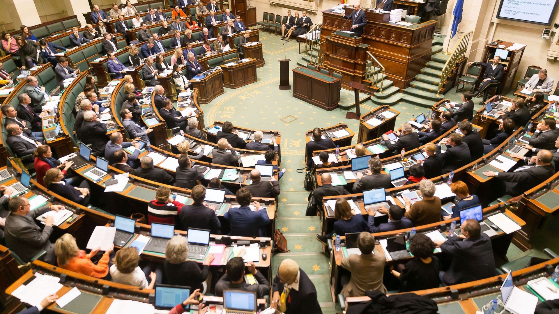 La motion de méfiance: qu'est-ce que c'est ? - RTBF Actus