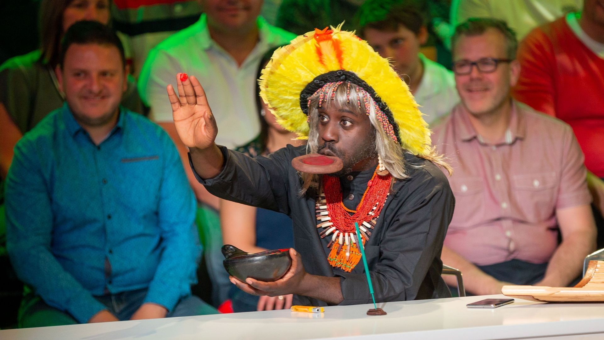 Le grand chef Raoni dans Le Grand Cactus ! - RTBF Actus