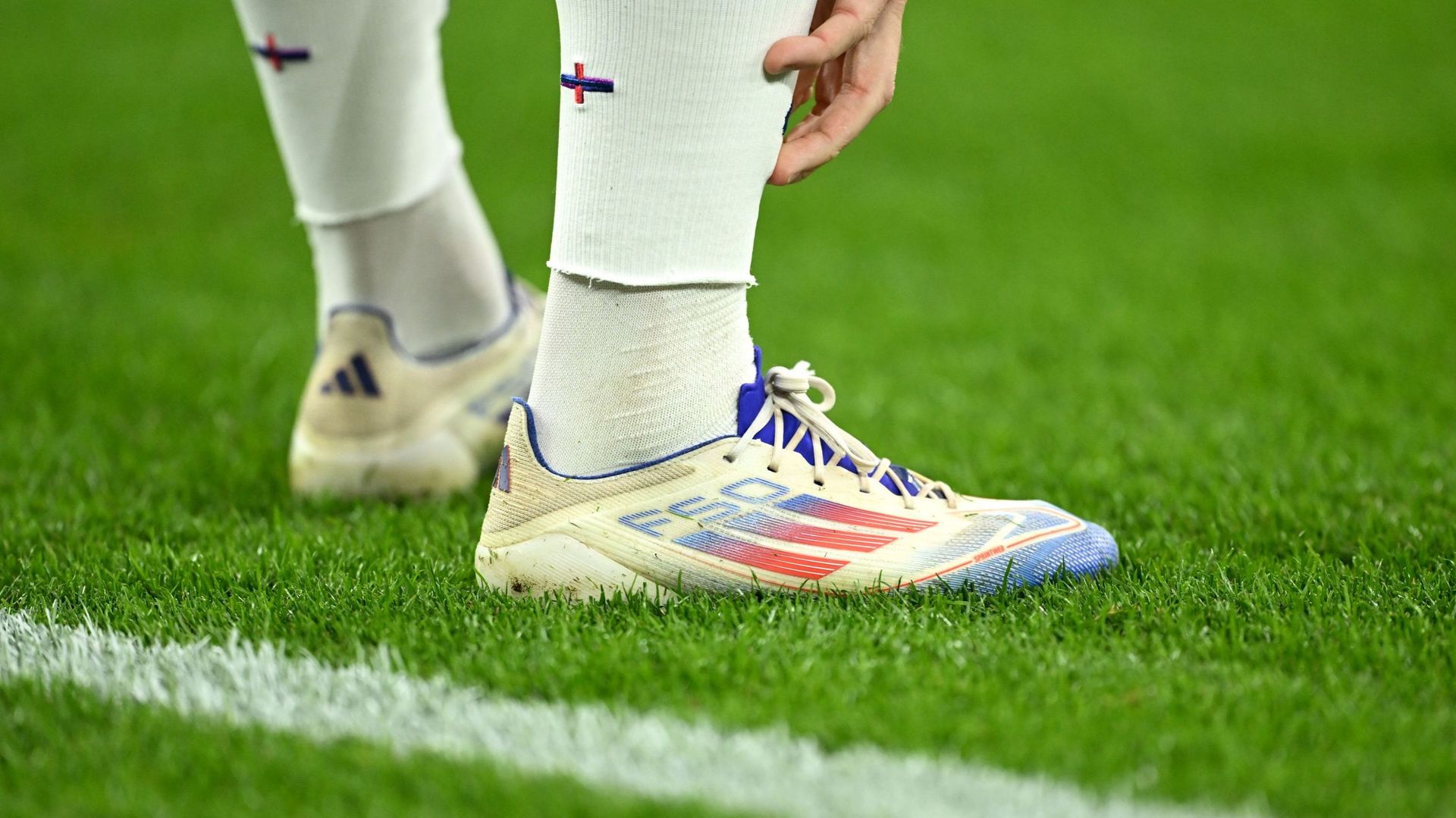 Adidas dit mener une enquête 'approfondie' sur des allégations de ...