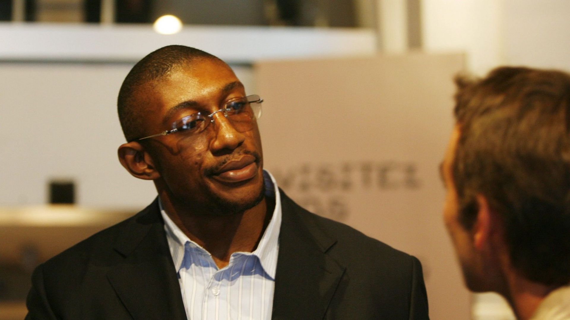 Rencontre avec Didier Mbenga chez les Lions - RTBF Actus