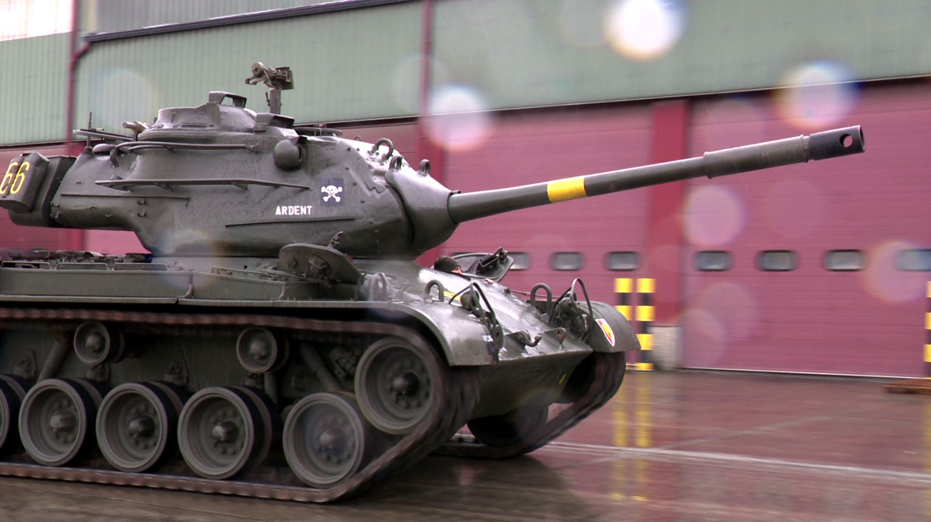 Bastogne : les Barracks redonnent vie aux tanks et véhicules de la ...