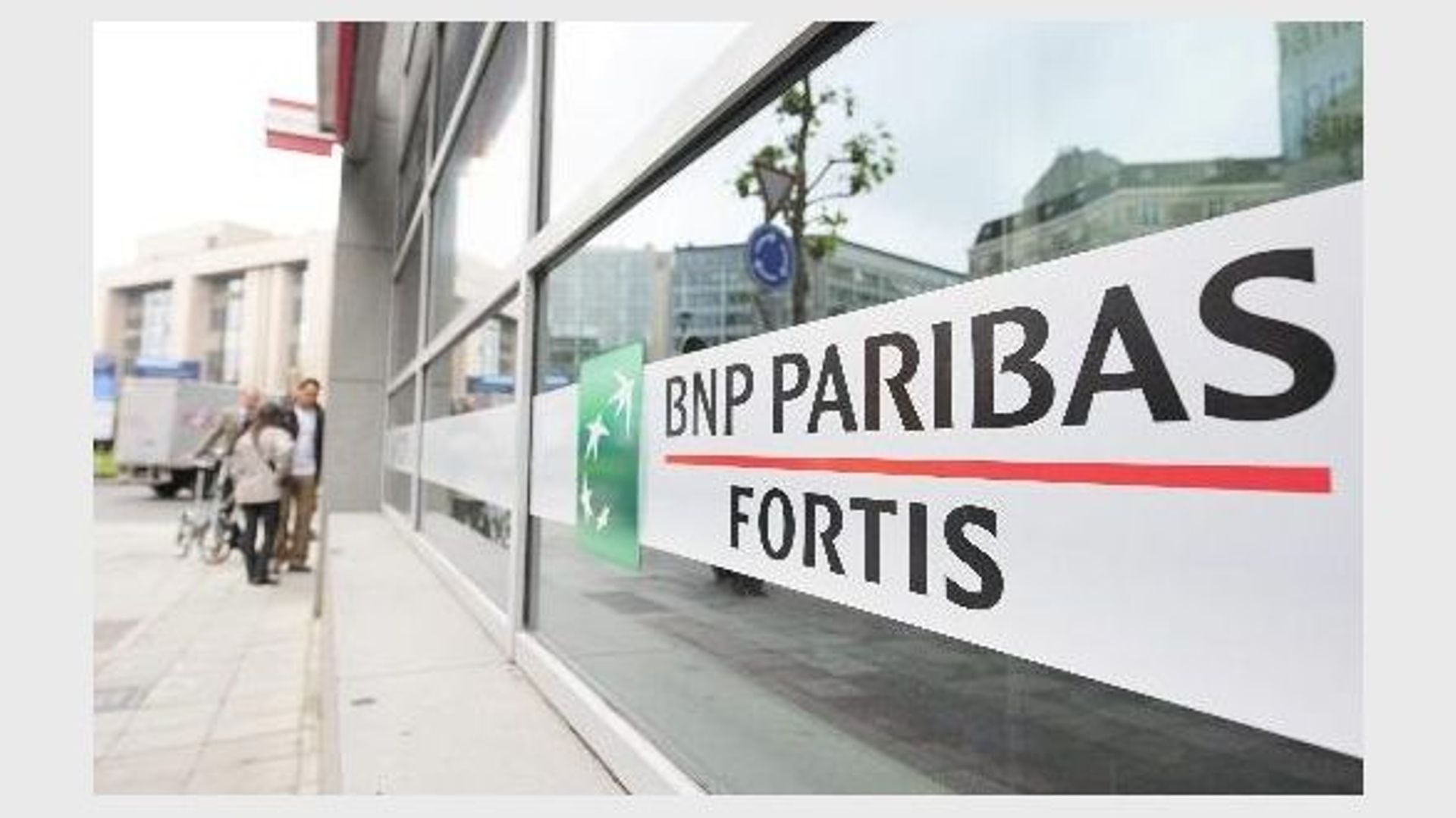 Fortis: nouveau logo et nouvelles couleurs - RTBF Actus