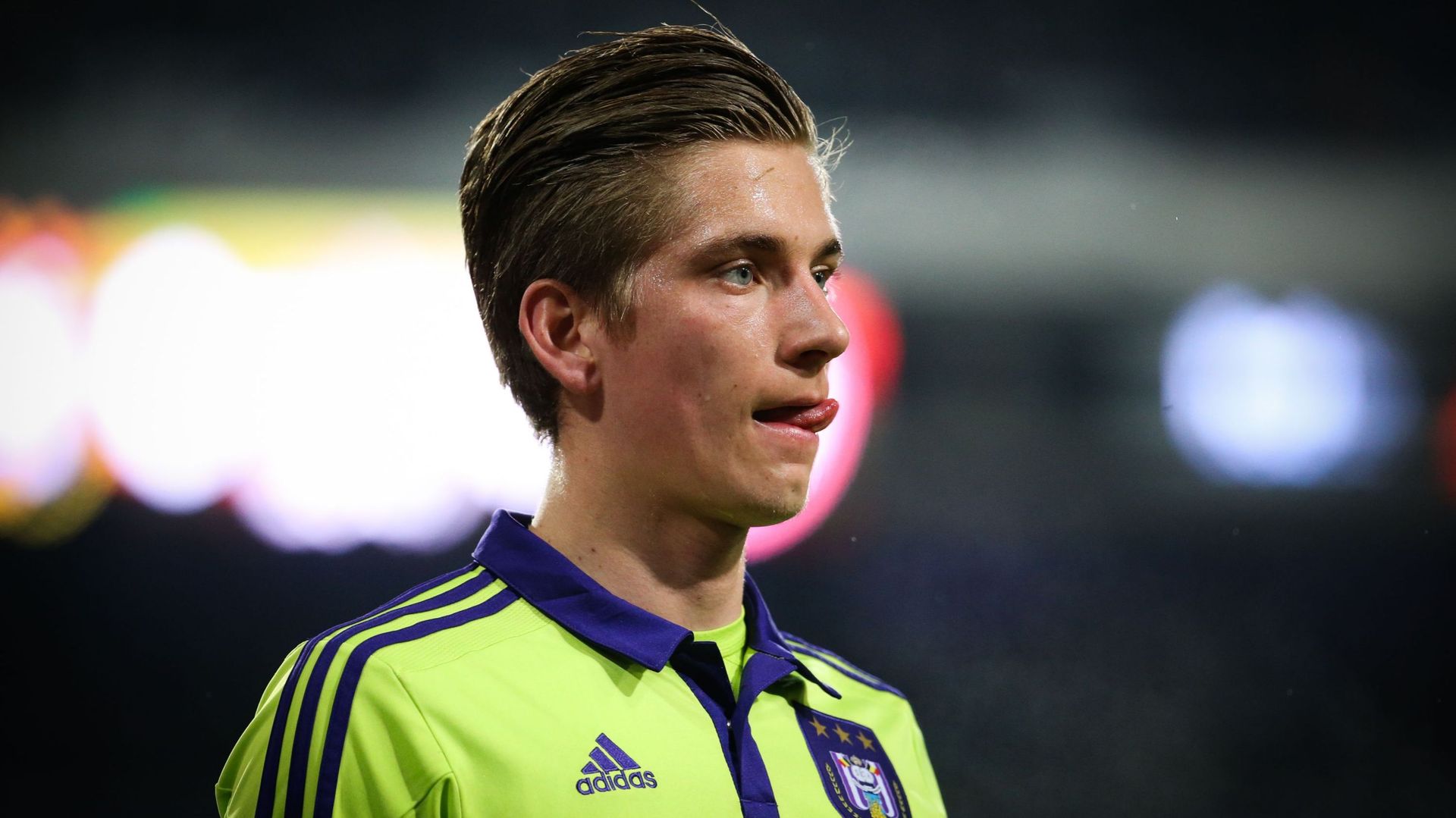 Dennis Praet va-t-il succéder à Ever Banega à Séville ? - RTBF Actus